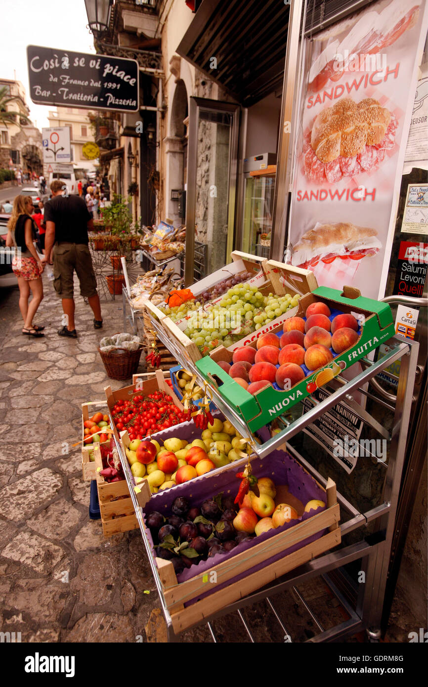 Sicily taormina market hi-res stock photography and images - Alamy