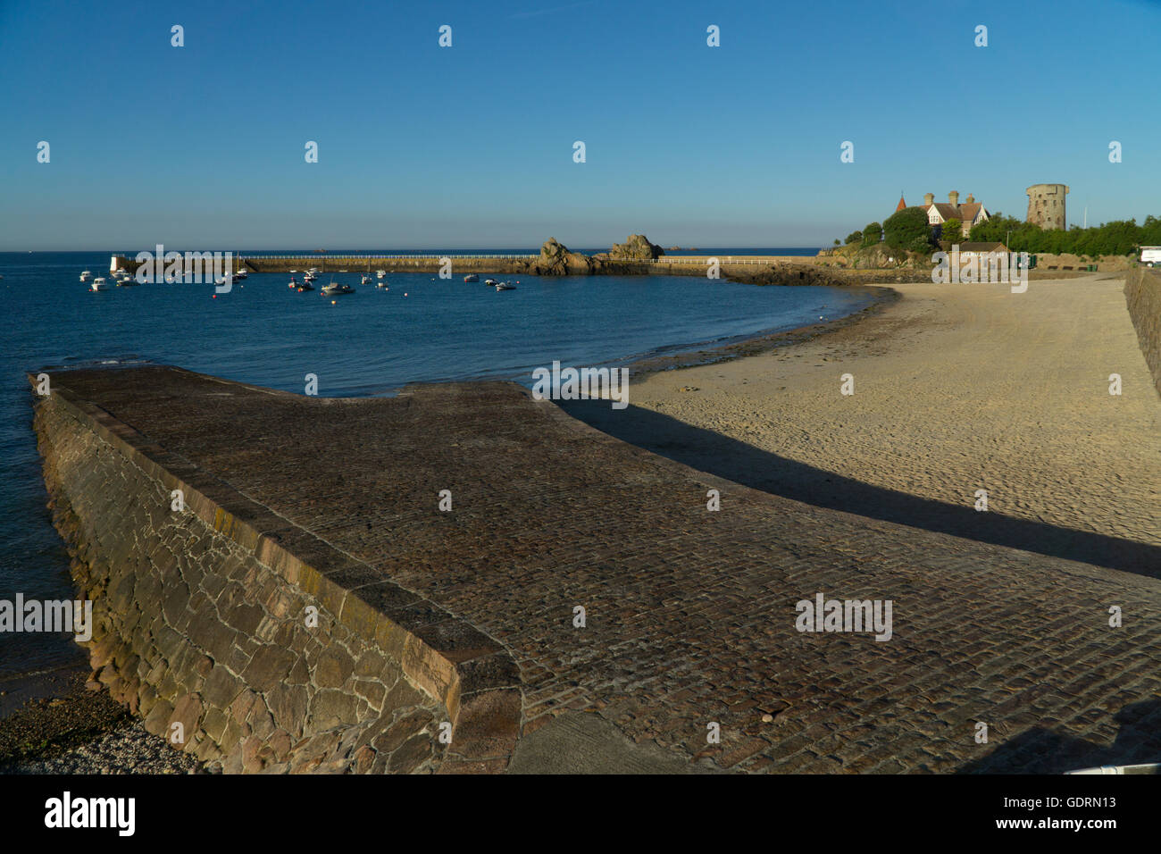 Jersey la rocque harbour hi-res stock photography and images - Alamy
