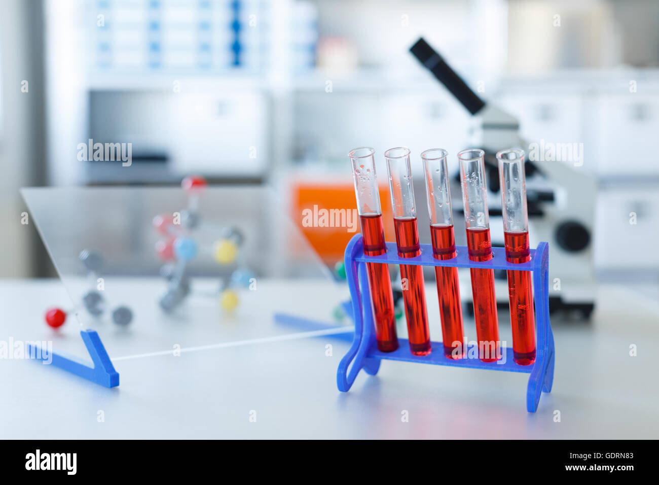 Chemical laboratory Bench with props Stock Photo - Alamy