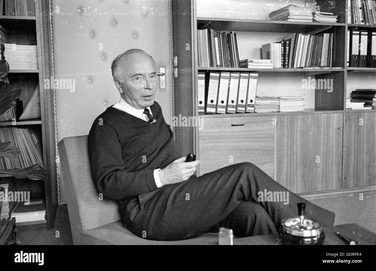 Prof. Dr. Ewald Fuenfer in his office at IPP in Garching, 1970 Stock ...