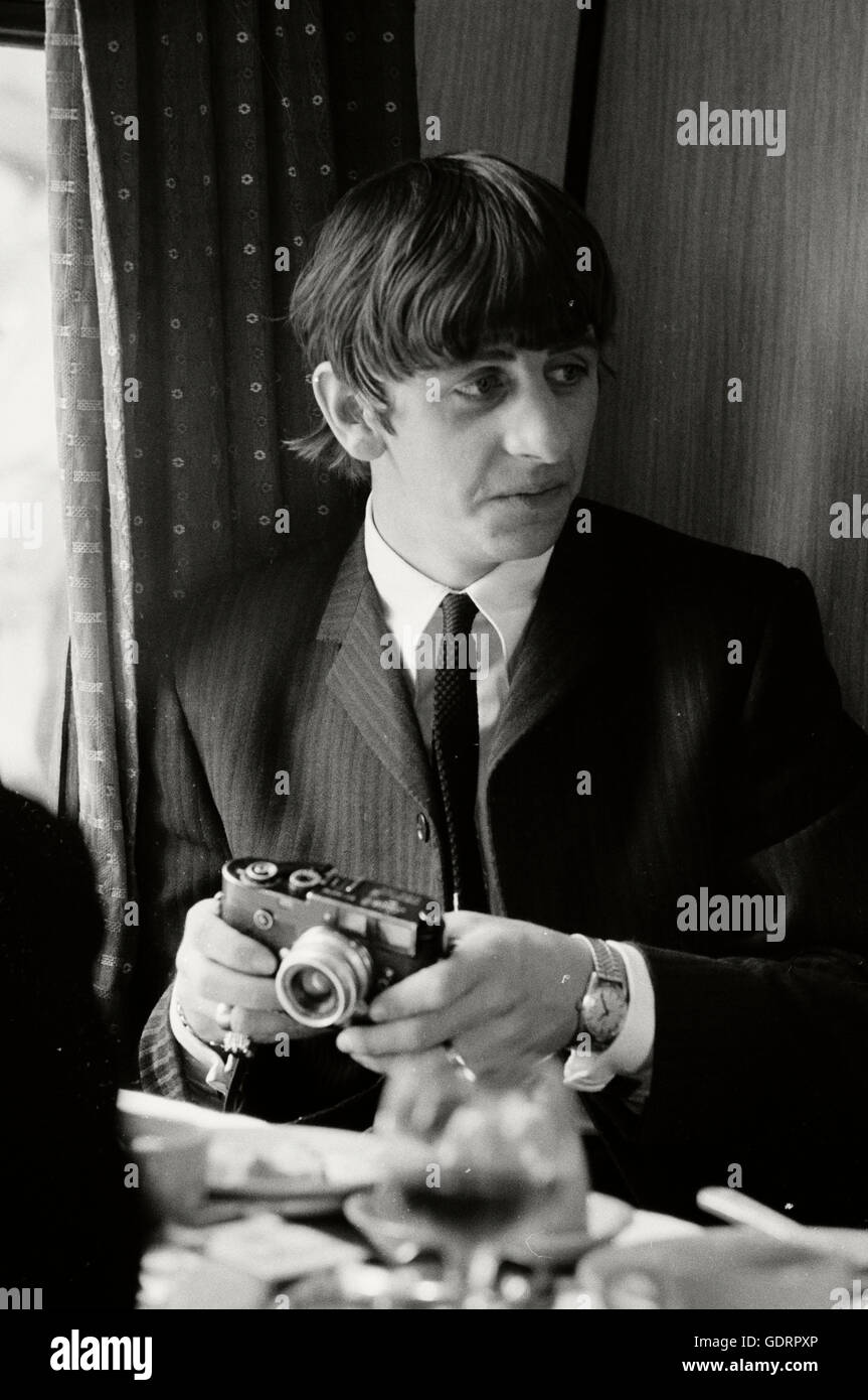 Ringo starr beatles on hi-res stock photography and images - Alamy