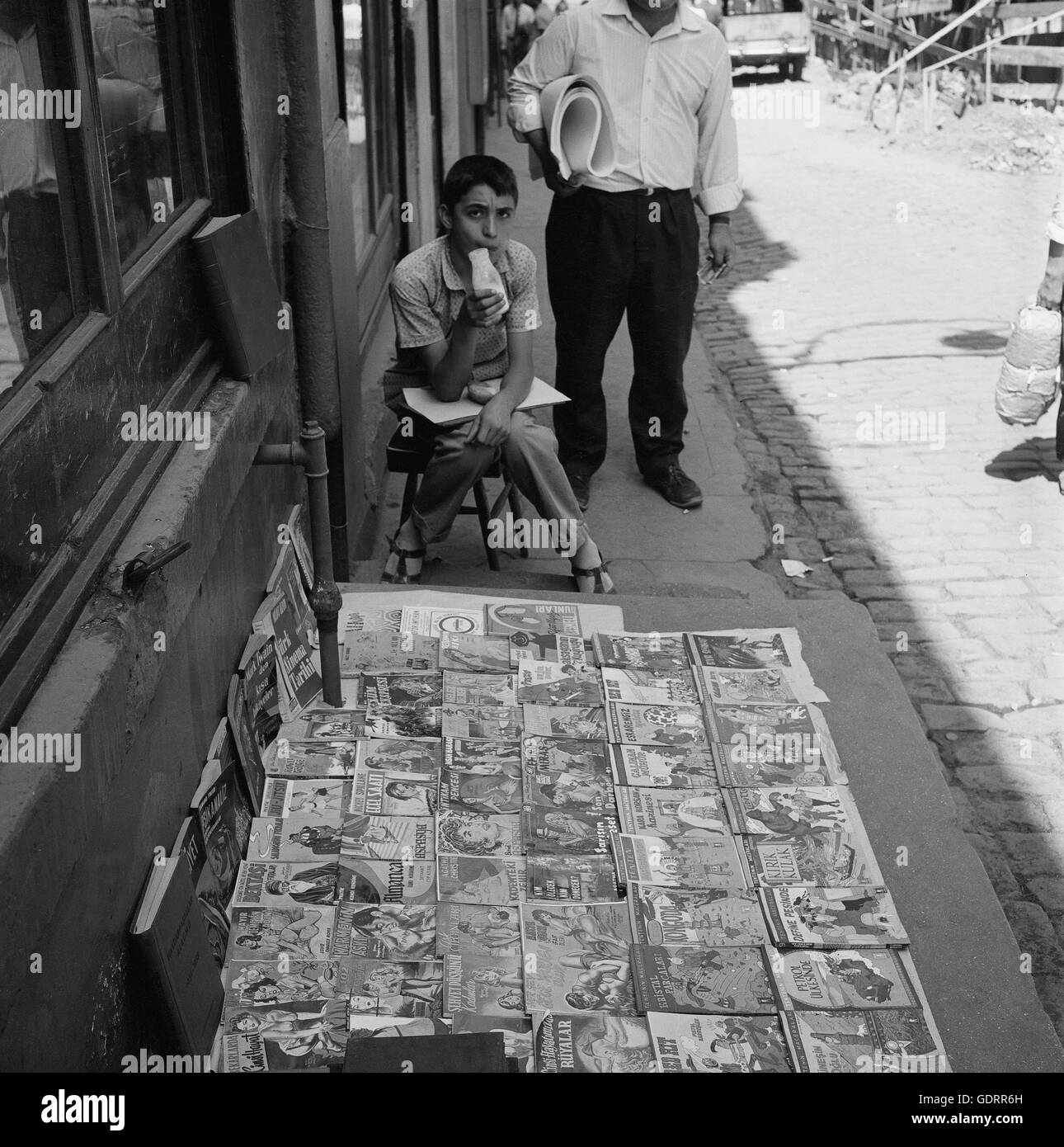 Boy street vendor hi-res stock photography and images - Alamy
