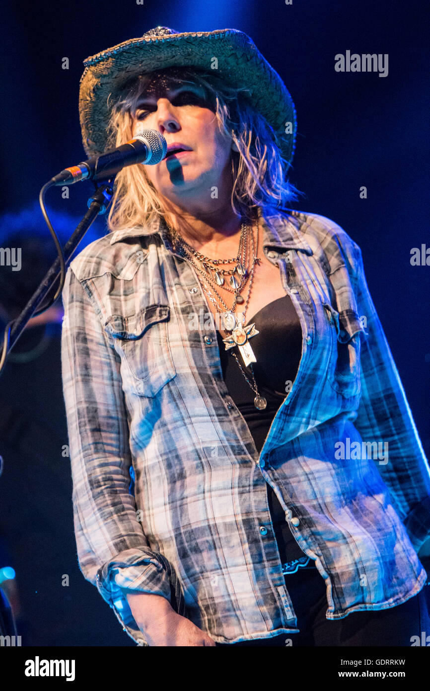 Lucinda Williams High Resolution Stock Photography and Images - Alamy