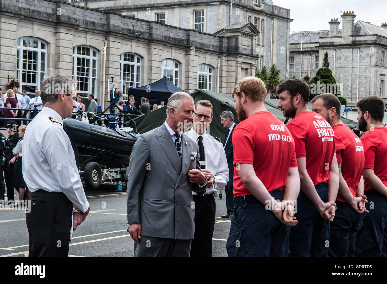Royal navy field gun display hi-res stock photography and images - Alamy
