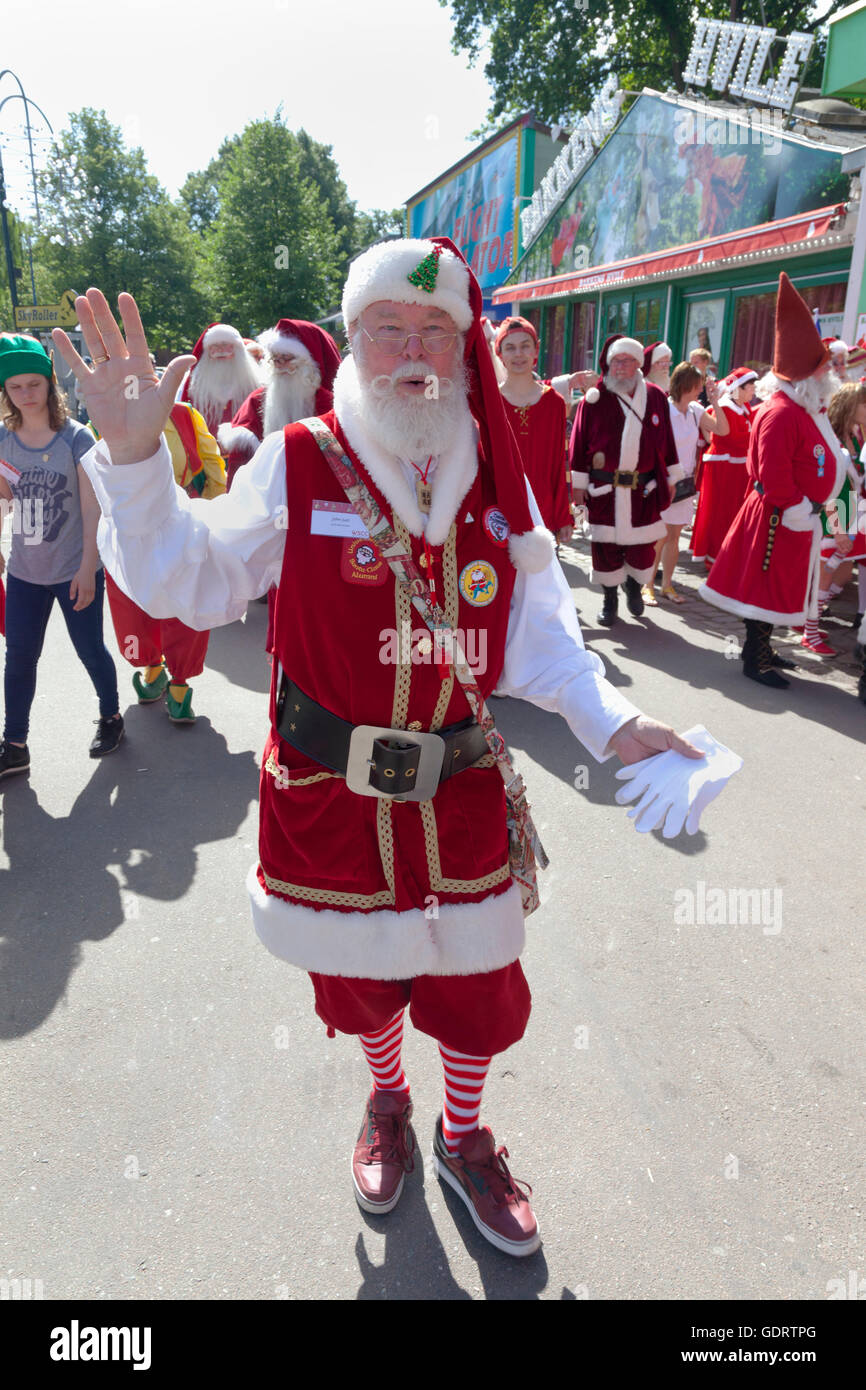 Klampenborg, Denmark. 20th July, 2016. Santas, elves, and Santas’ wives ...