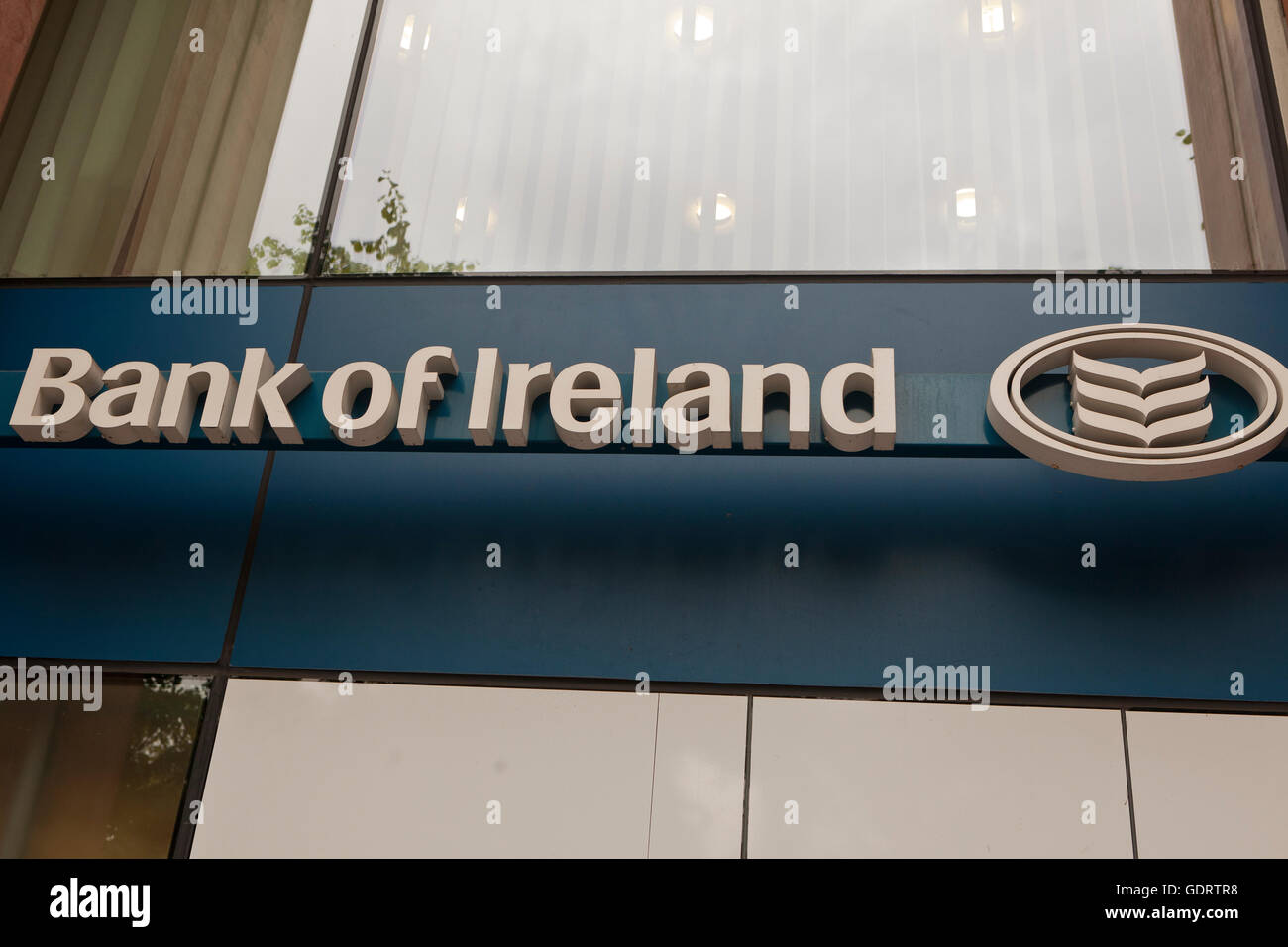 Bank of ireland atm sign hi-res stock photography and images - Alamy