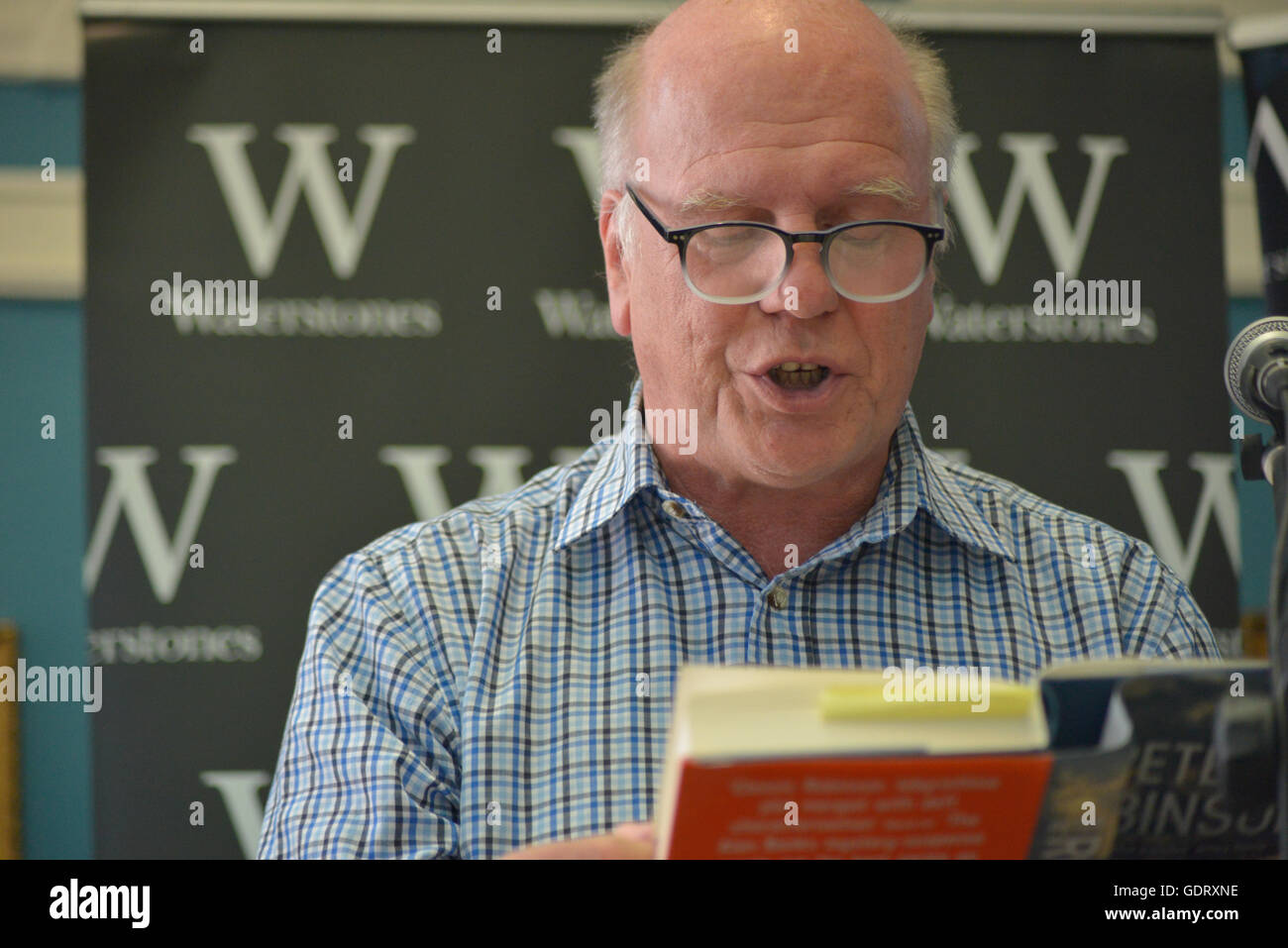 Peter robinson author hi-res stock photography and images - Alamy