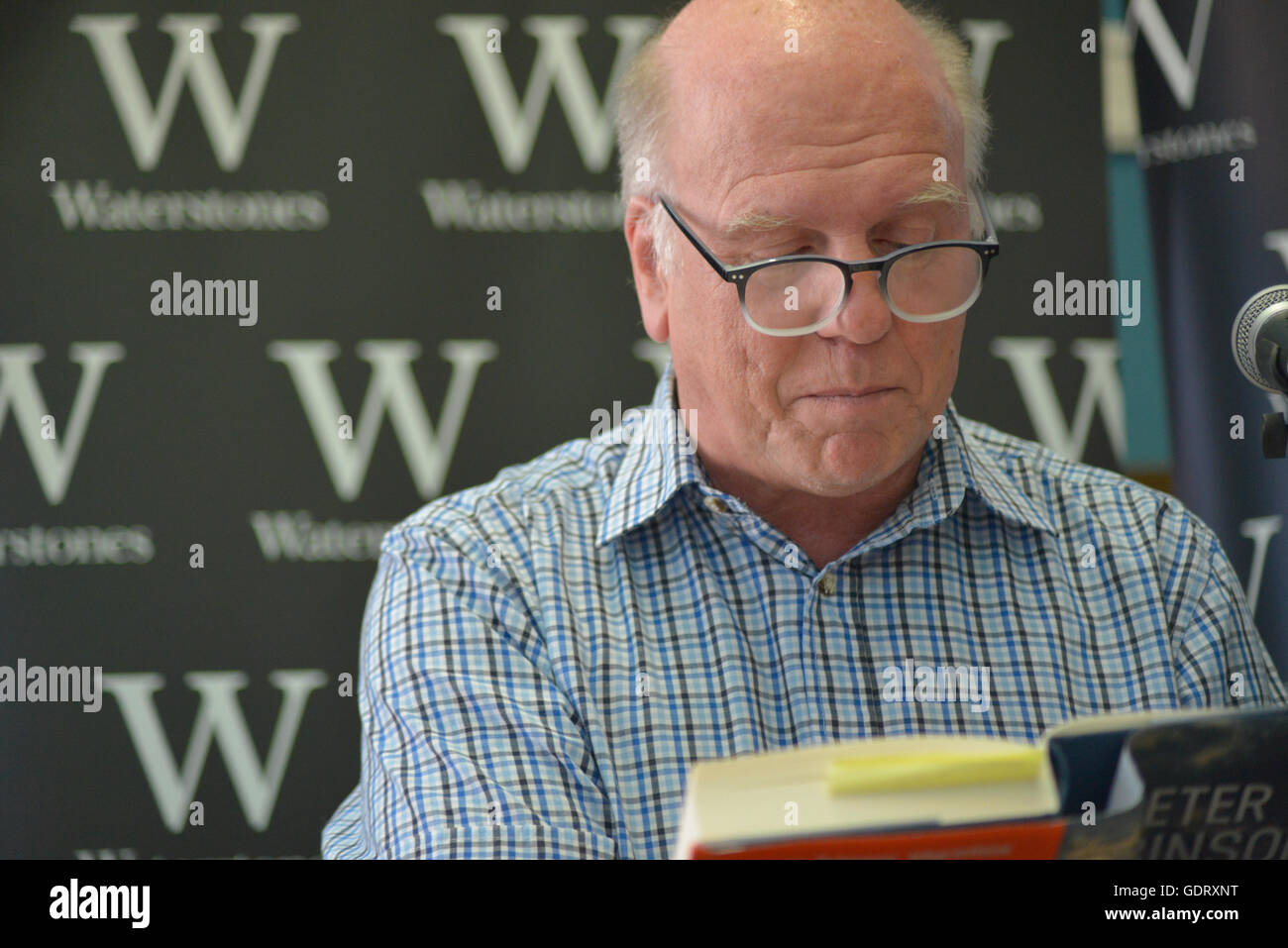 Manchester, UK. 20th July, 2016. Peter Robinson, author, reading from ...