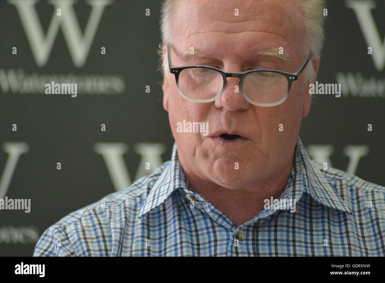 Manchester, UK. 20th July, 2016. Peter Robinson, author, reading from ...