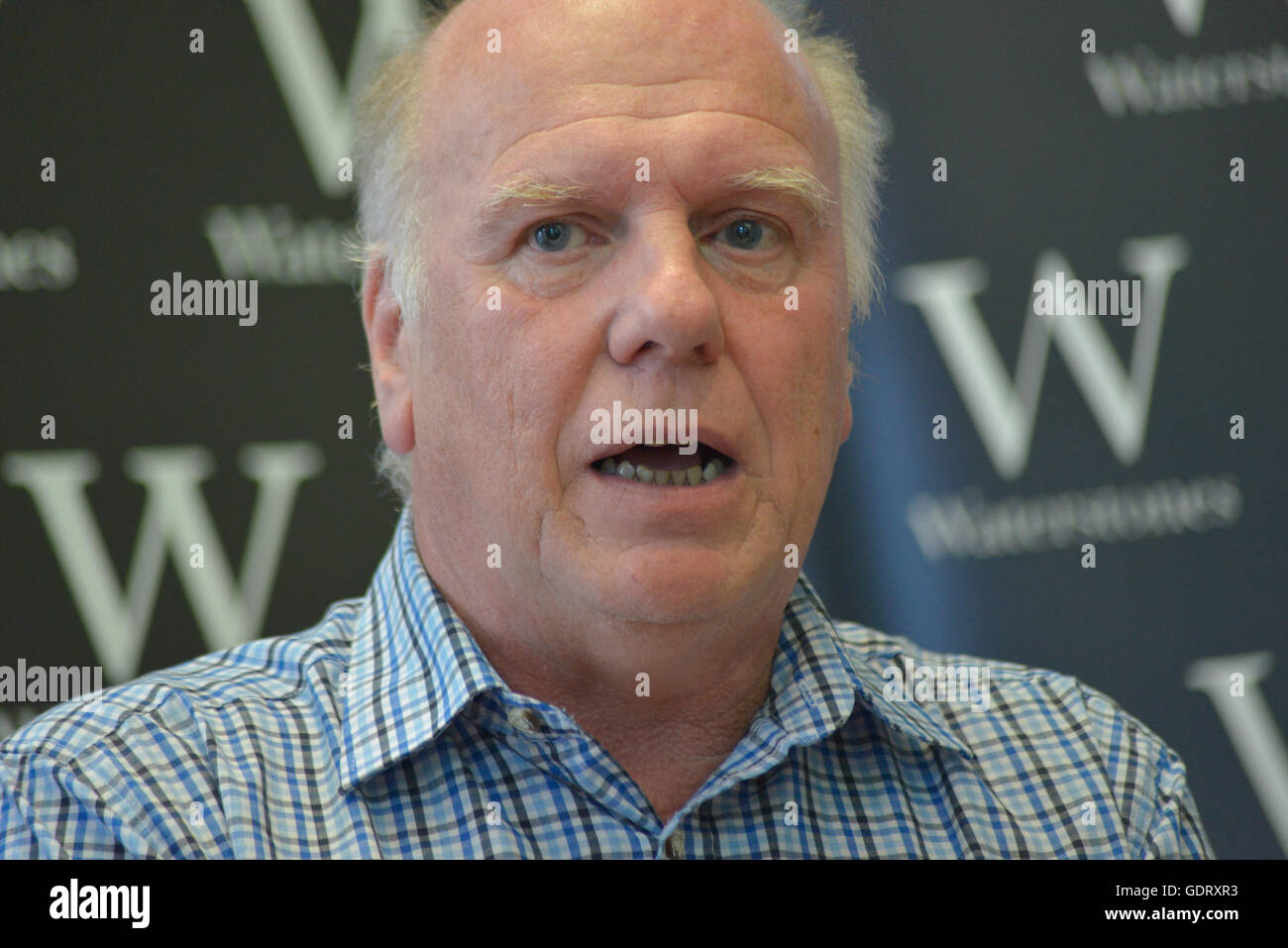 Peter robinson author hi-res stock photography and images - Alamy