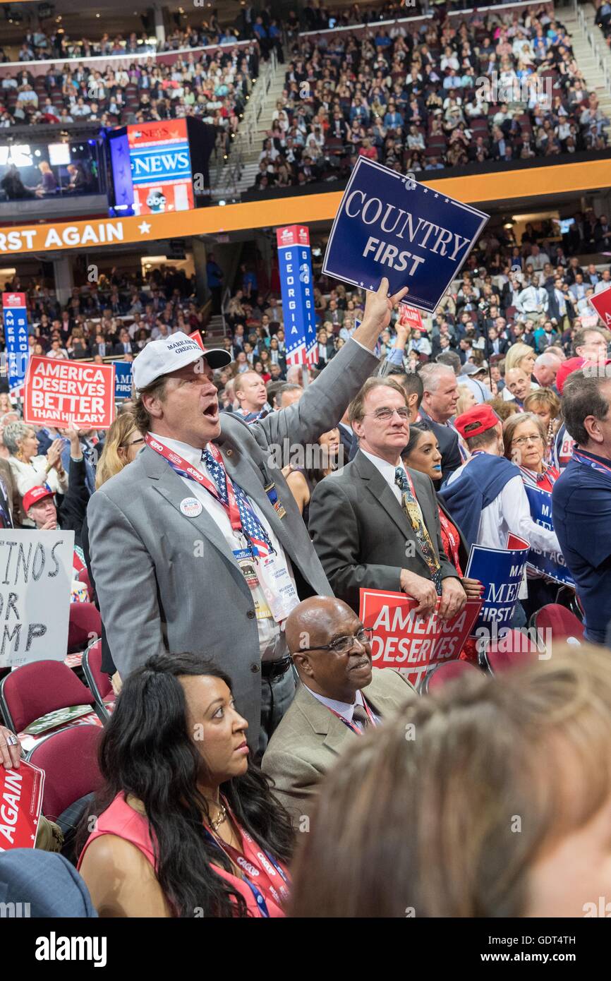 GOP delegates shout down Senator Ted Cruz during his address during the ...