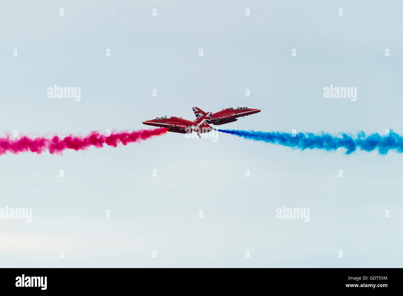 Red arrows over lifeboat hi-res stock photography and images - Alamy