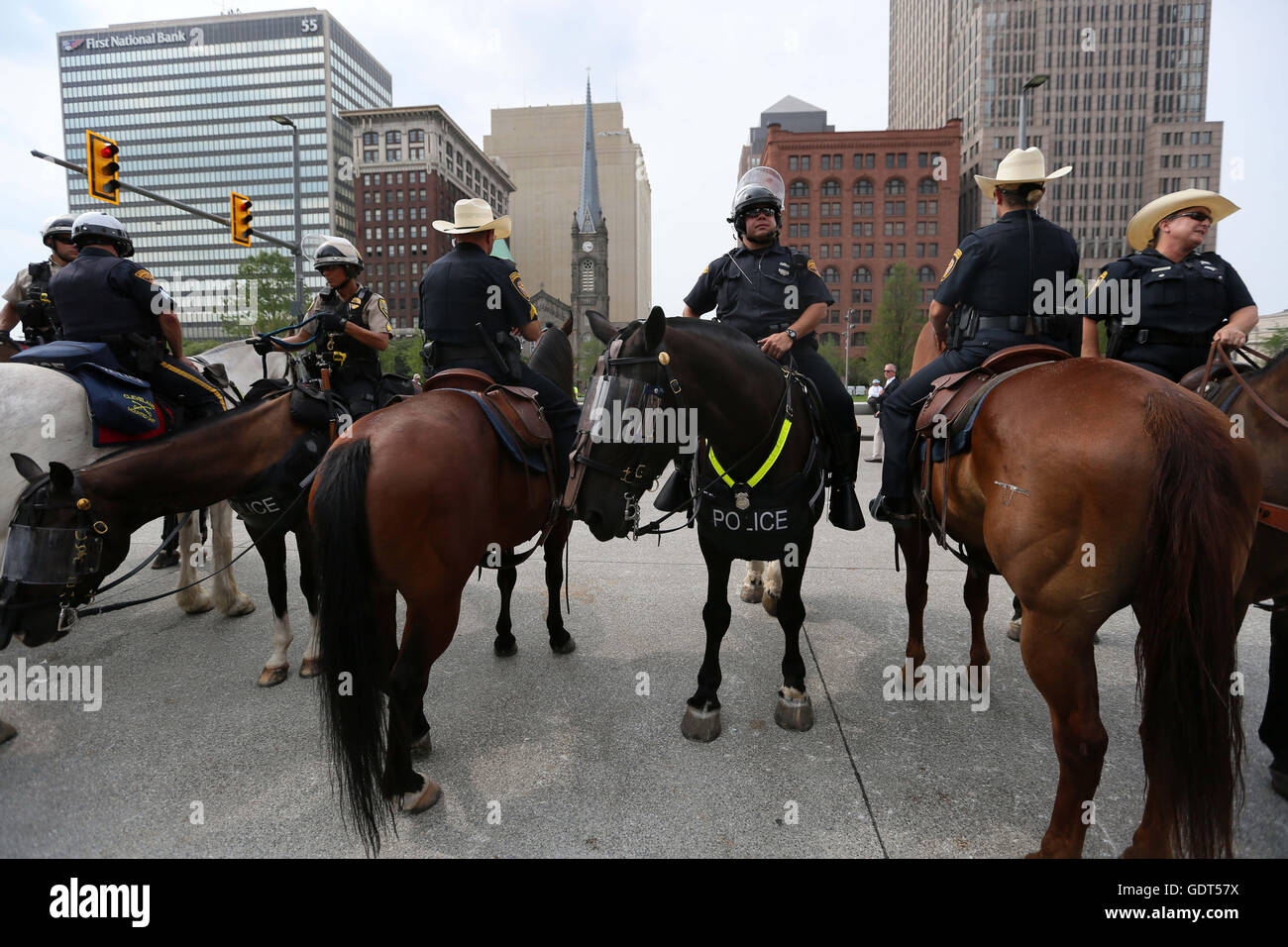 Competing protesters hi-res stock photography and images - Alamy