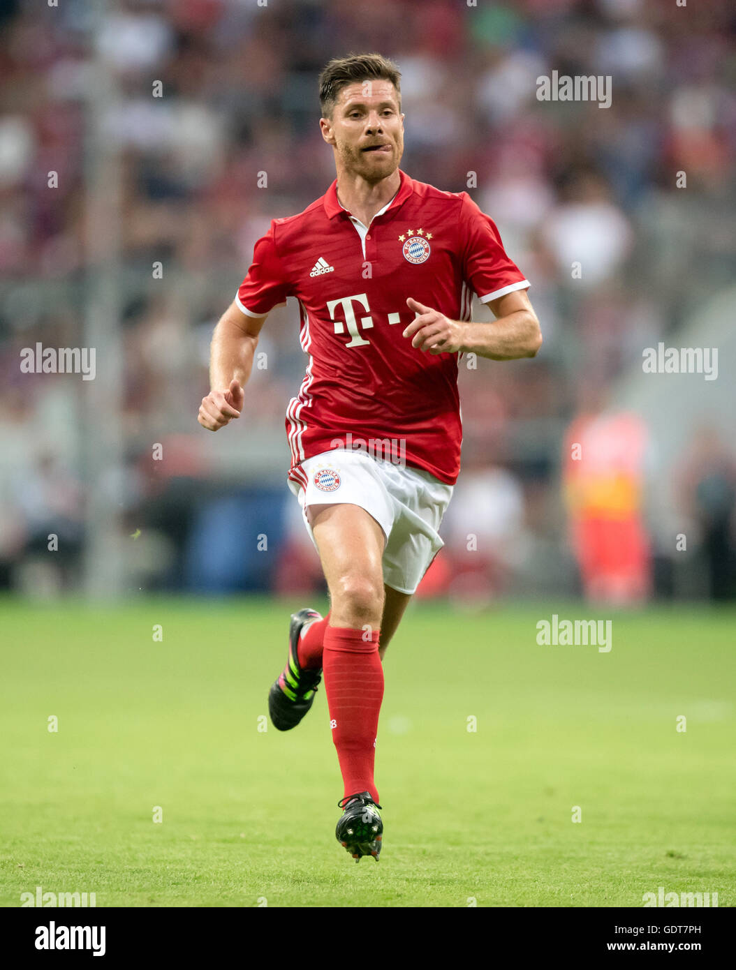 Xabi alonso bayern munich city hi-res stock photography and images - Alamy