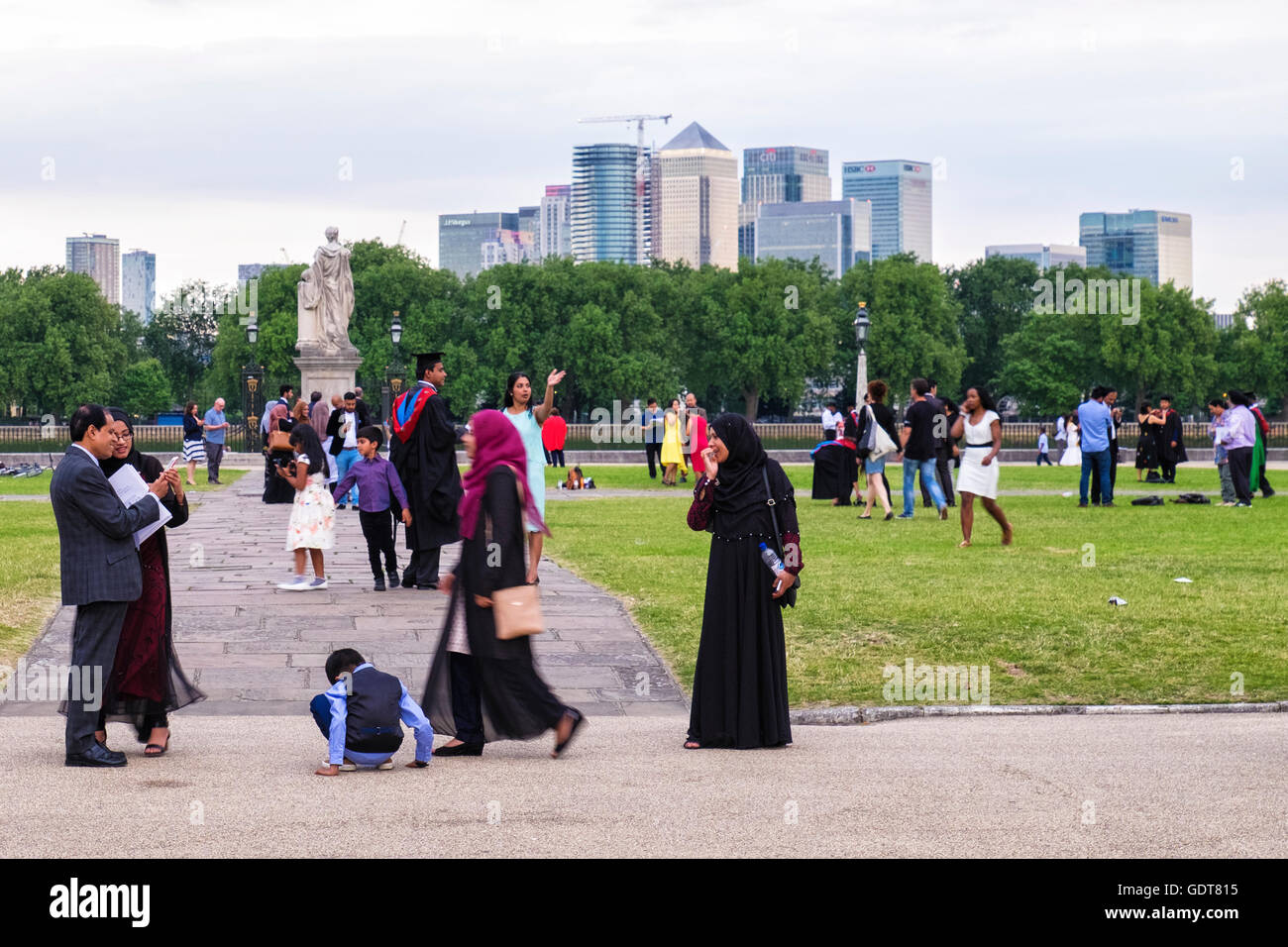 Graduation greenwich college hi-res stock photography and images - Alamy