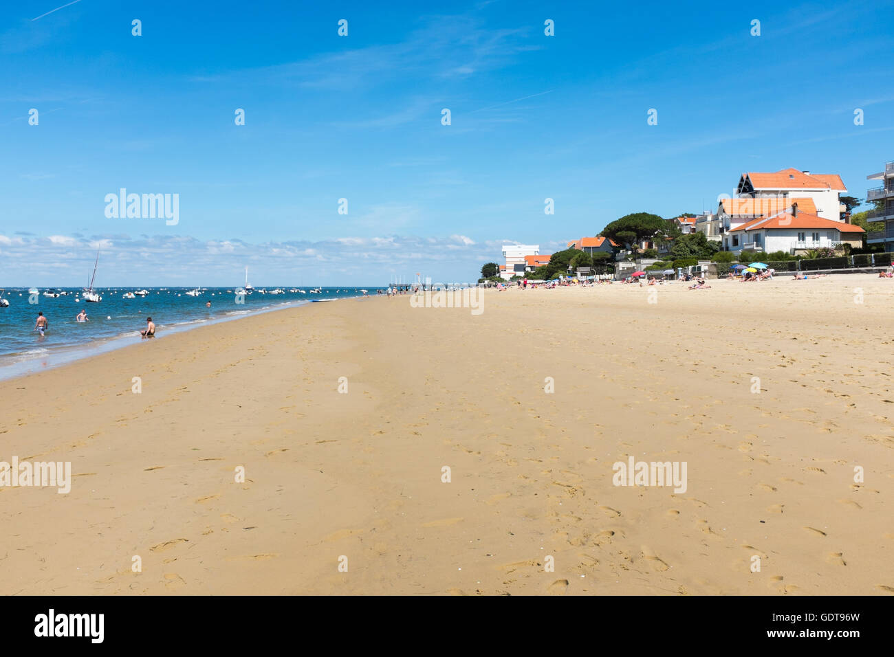 Arcachon beach hi-res stock photography and images - Alamy
