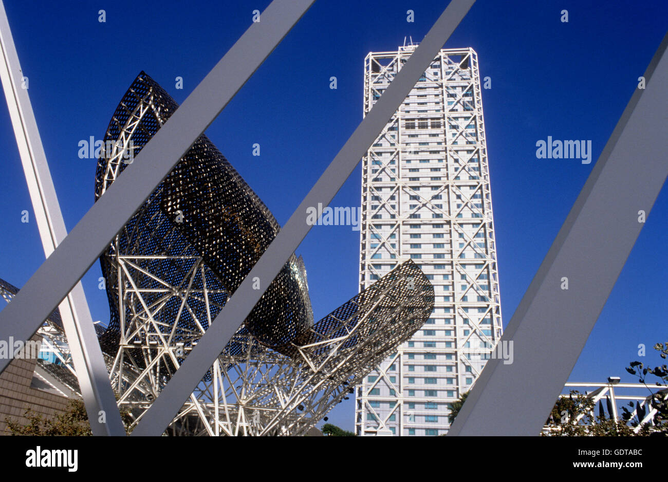 Barcelona: Hotel Arts and `Peix´(fish) Sculpture by Frank O. Gehry ...