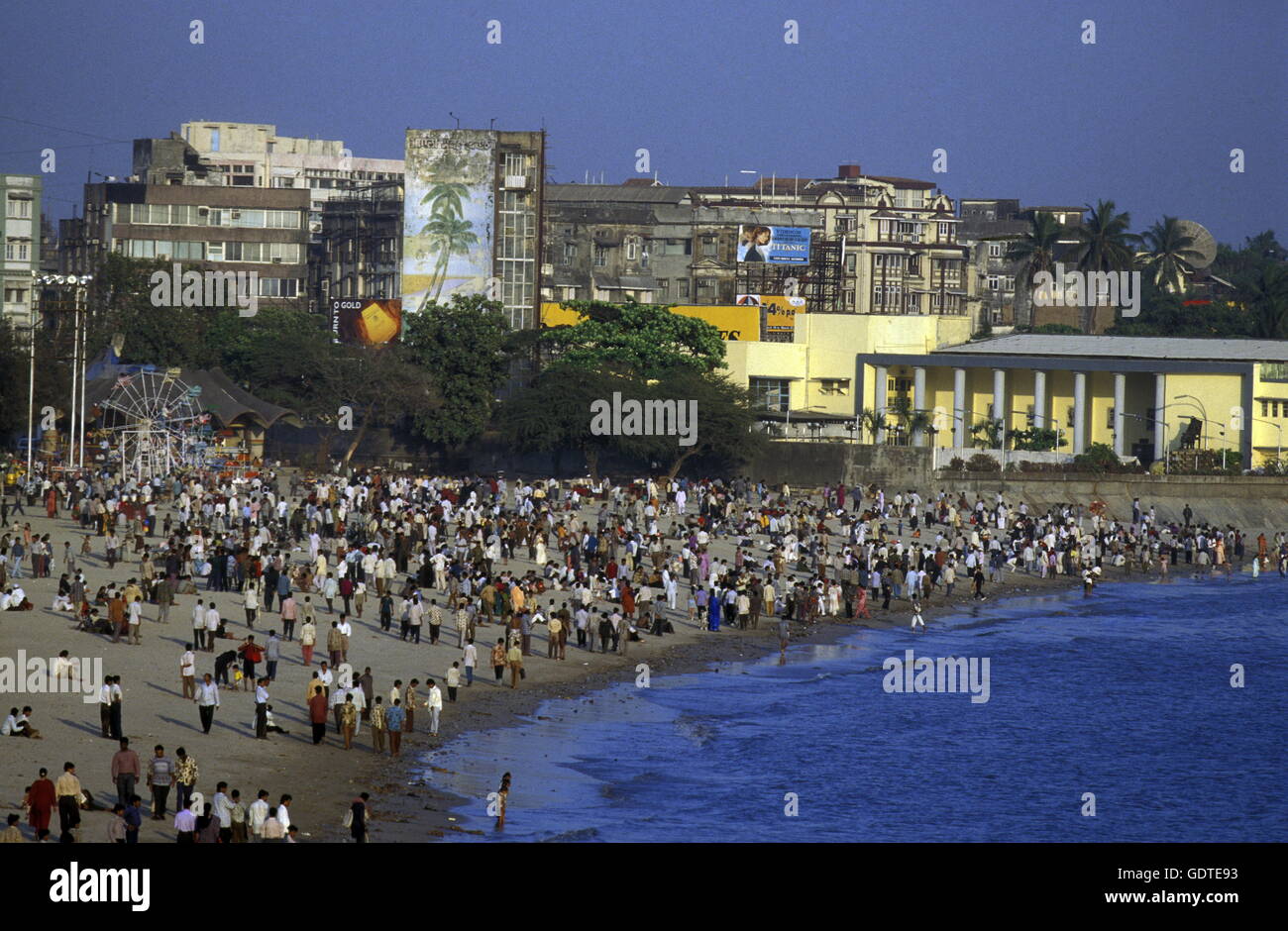 the Chowpatty Beach in the city of Mumbai in India Stock Photo - Alamy