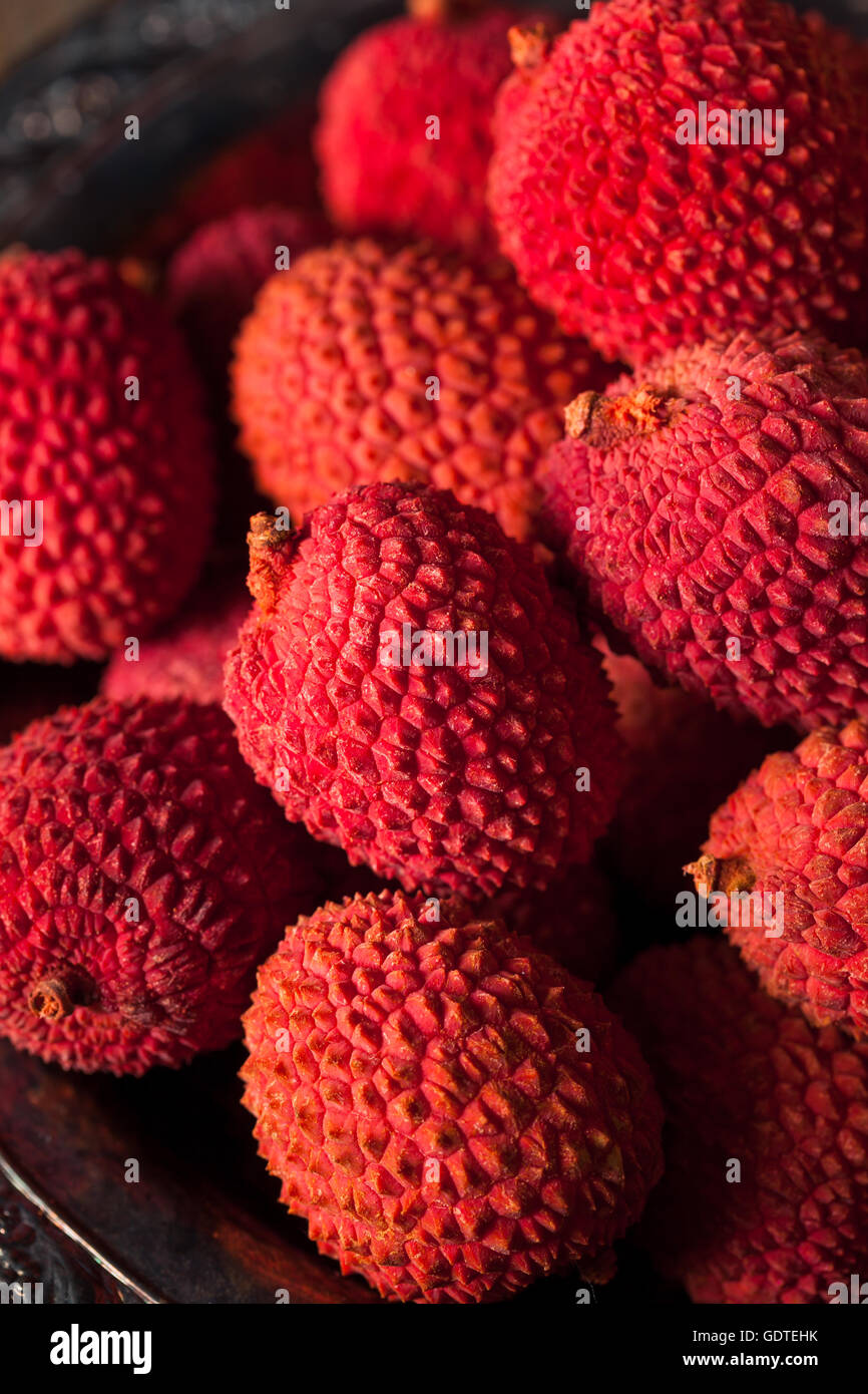 Bunch of ripe lychees fruits hi-res stock photography and images - Alamy