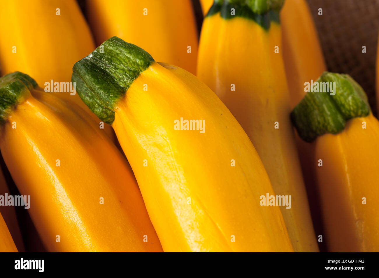 Zucchini yellow hi-res stock photography and images - Alamy