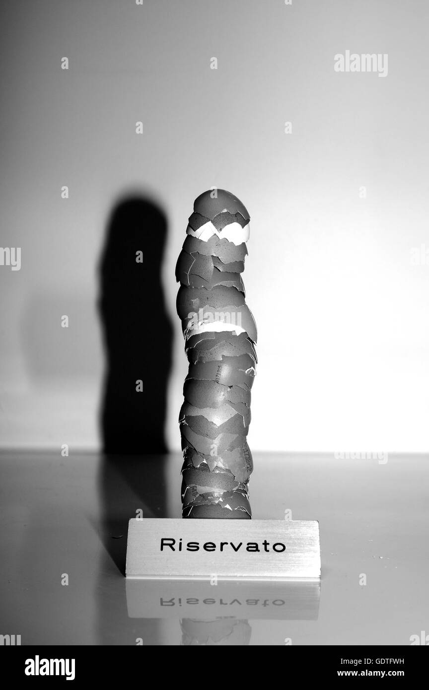 Egg shell structure Black and White Stock Photos & Images - Alamy