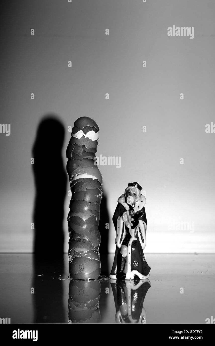 Egg shell tower hi-res stock photography and images - Alamy