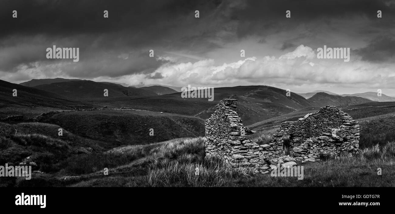 Stone bothy hi-res stock photography and images - Alamy