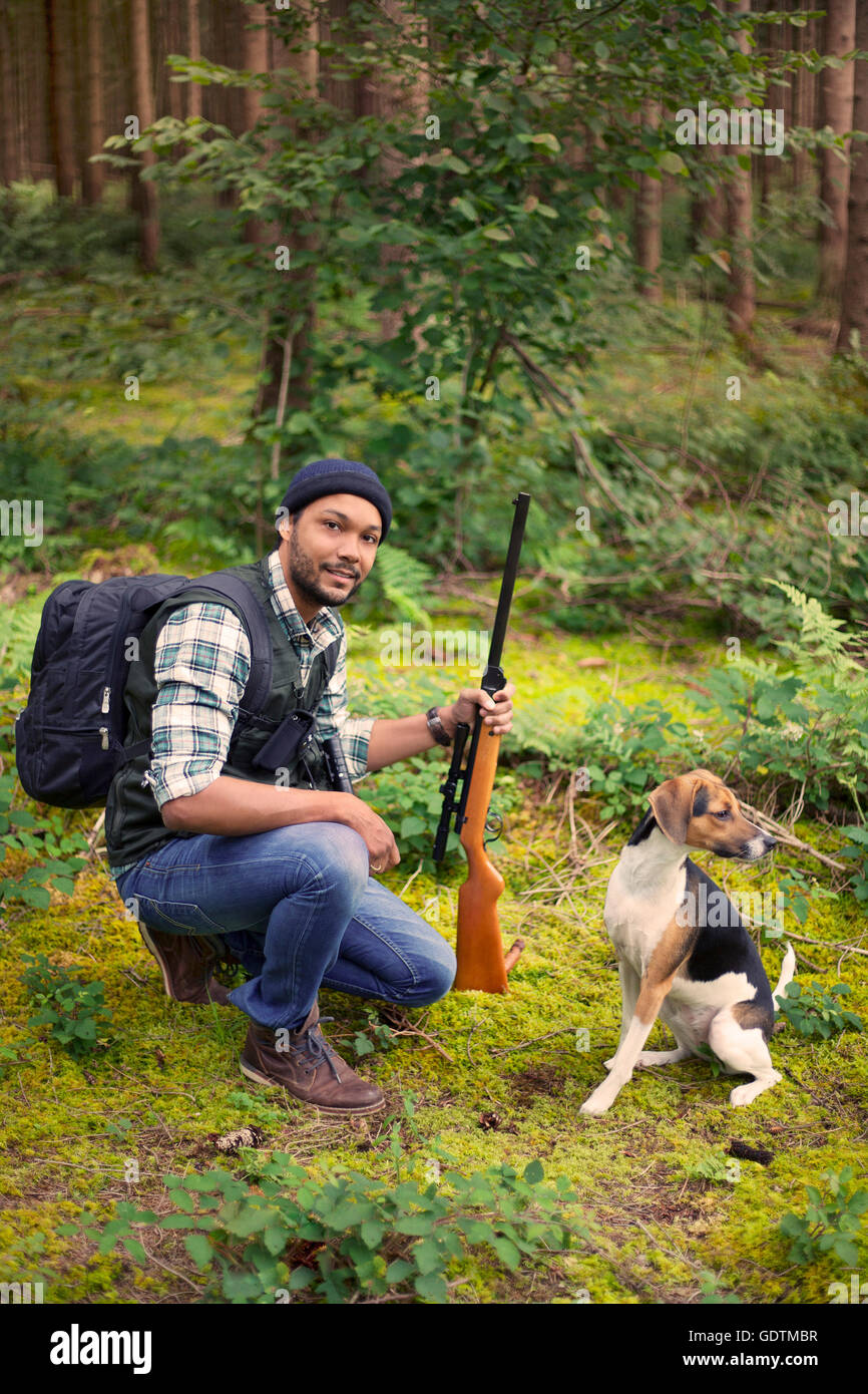 African american hunter rifle hi-res stock photography and images - Alamy