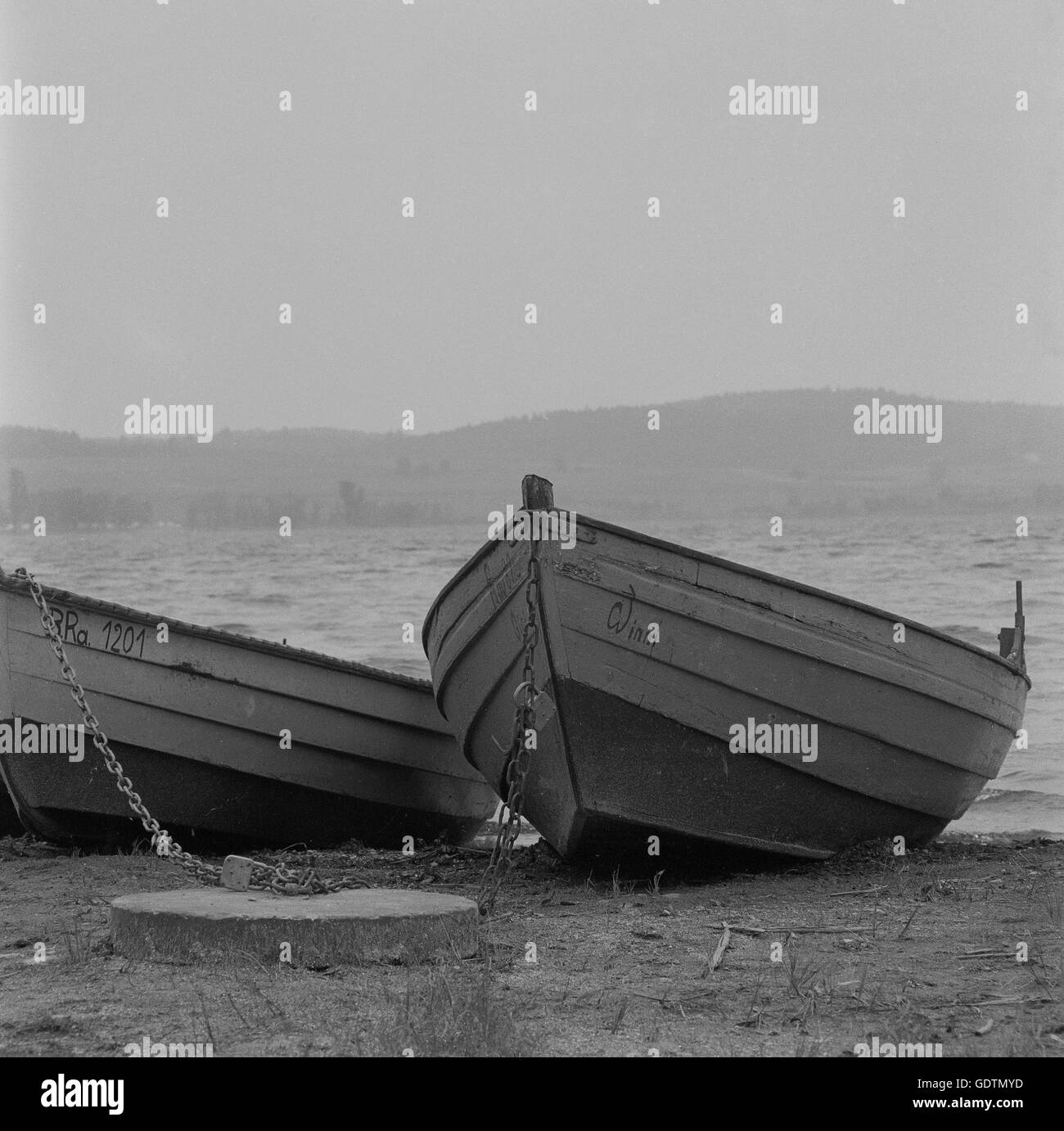 Rowing boats lake Black and White Stock Photos & Images - Alamy