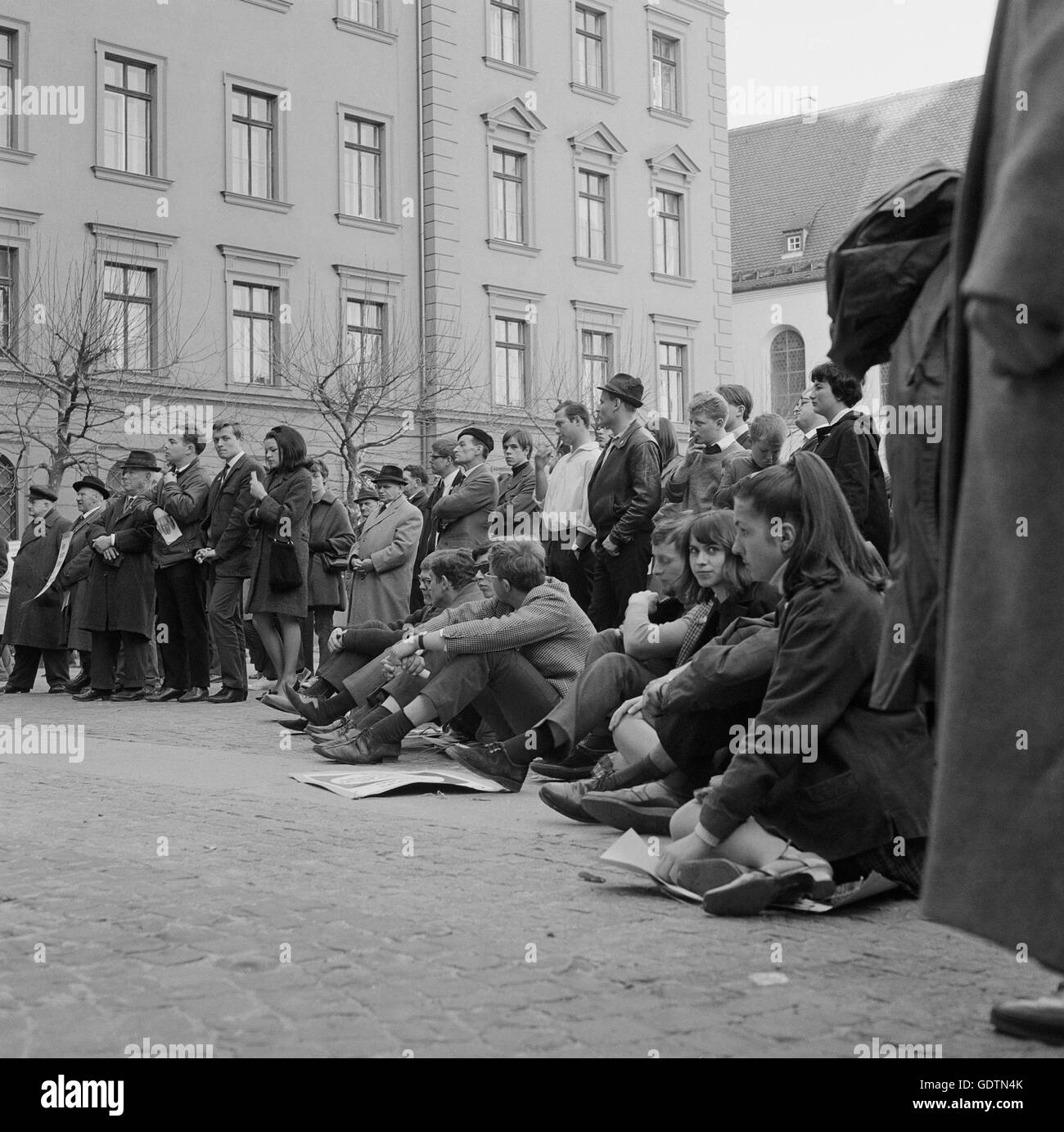 War and peace 1966 Black and White Stock Photos & Images - Alamy