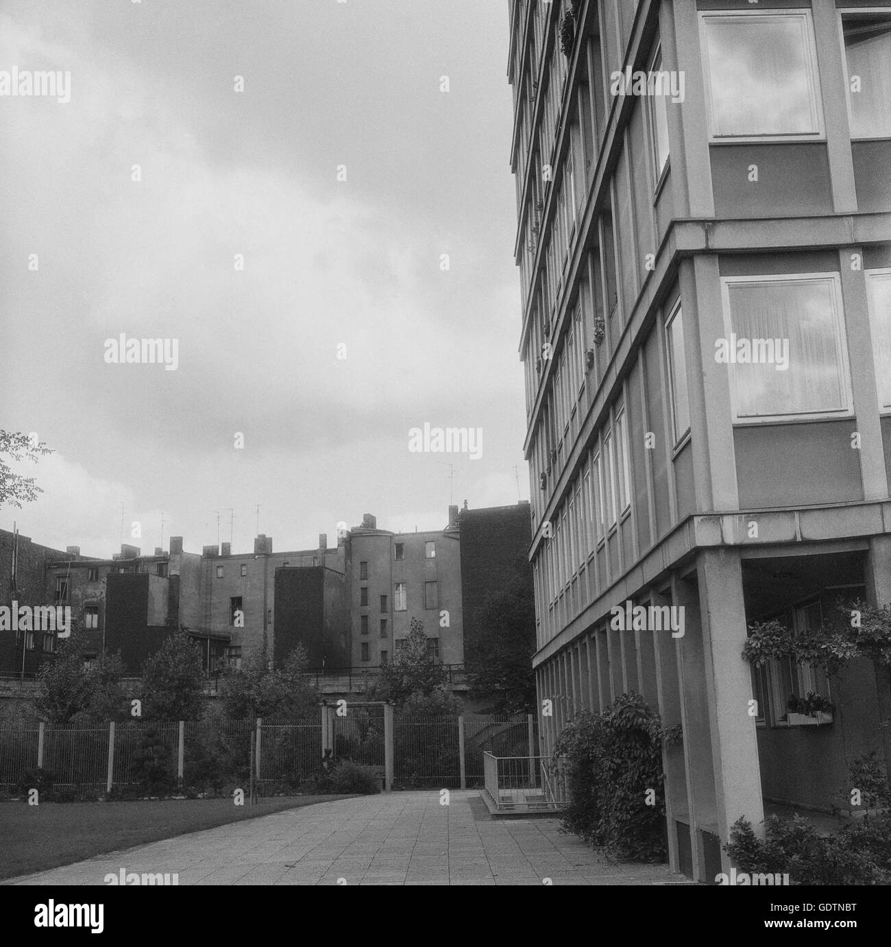 Story buildings Black and White Stock Photos & Images - Alamy