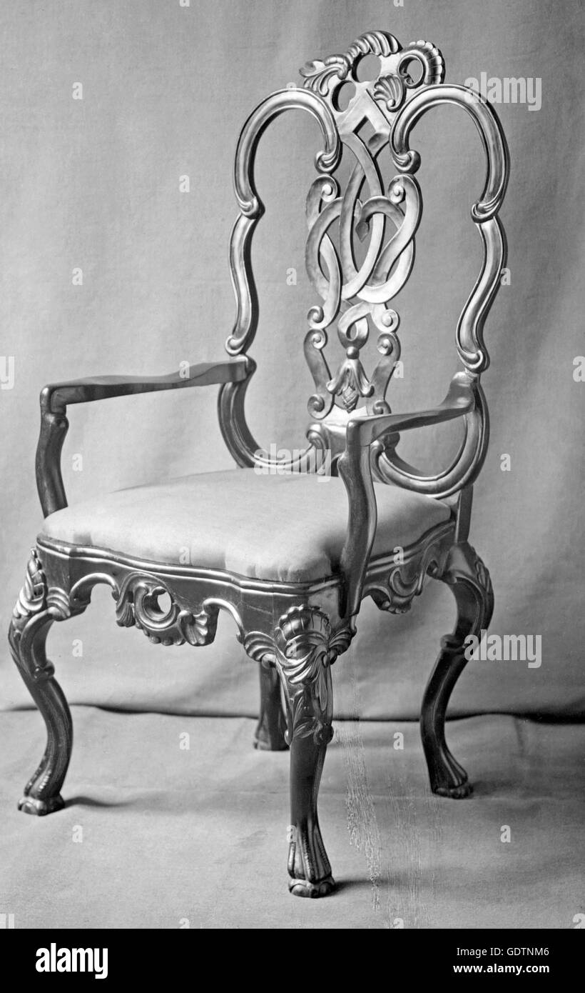 Chippendale chair hi-res stock photography and images - Alamy
