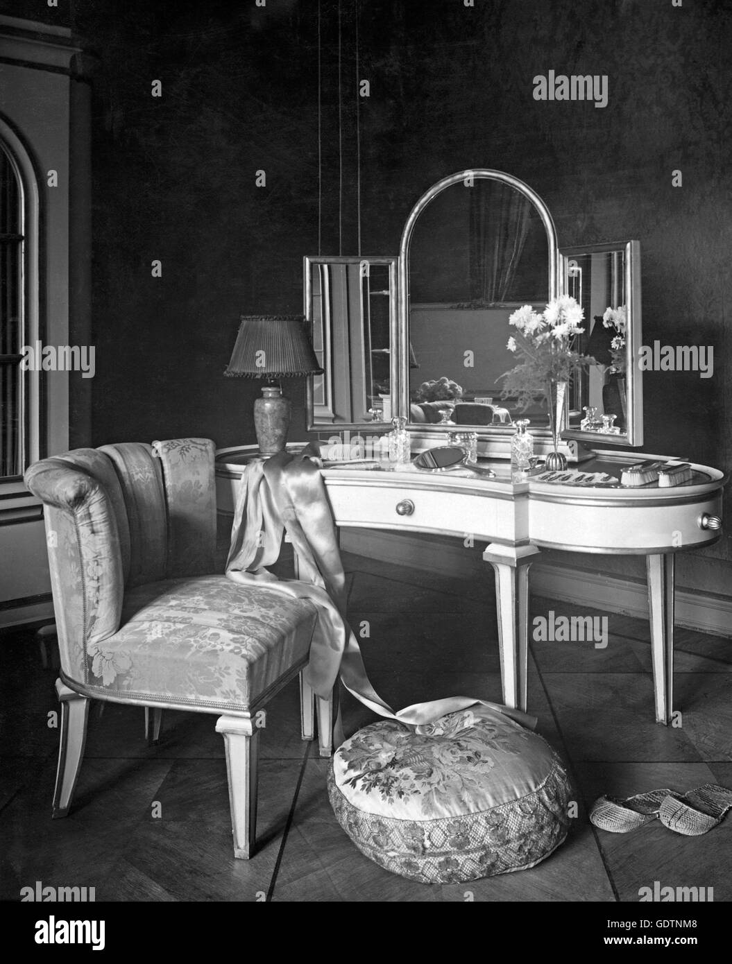 Dressing table, 1935 Stock Photo - Alamy
