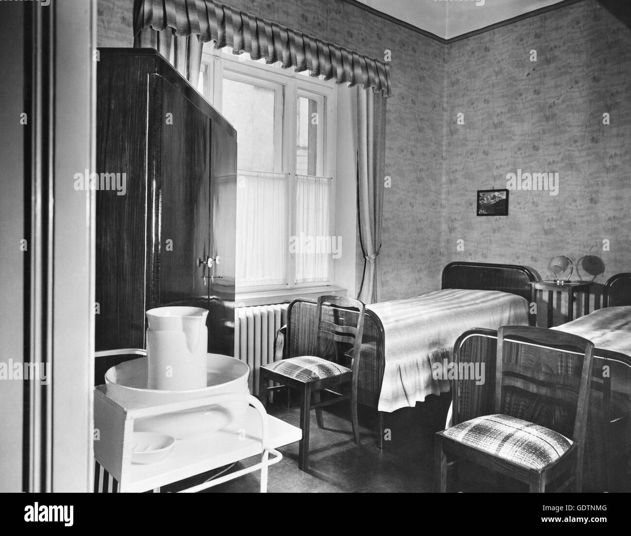 Wash bed Black and White Stock Photos & Images - Alamy