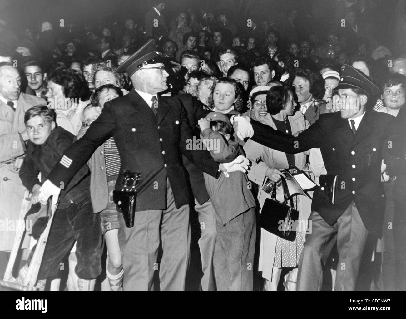 Crowd of people at the 800 years celebration in Munich, 1958 Stock ...