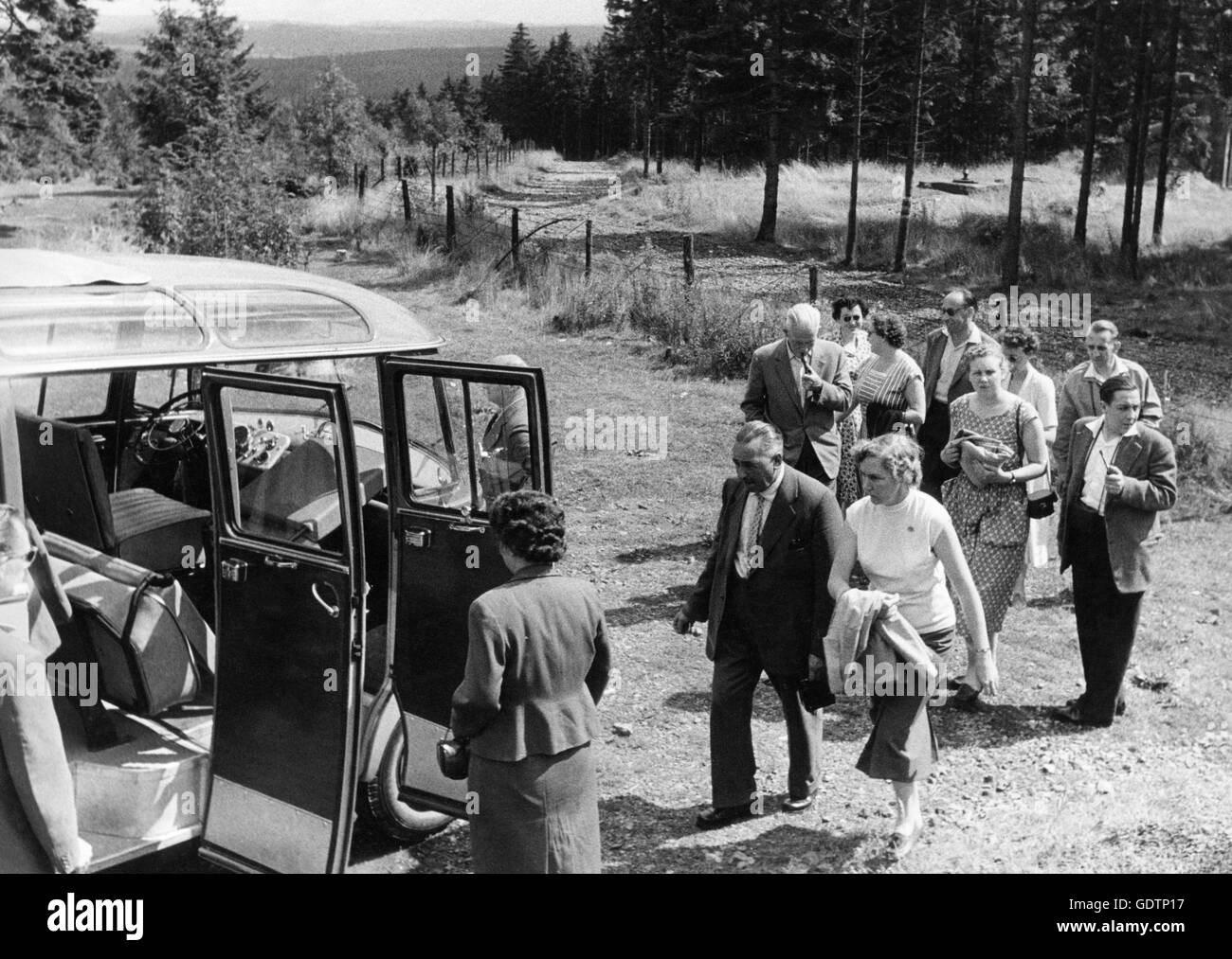 Tourists at the zonal border im Harz, 1958 Stock Photo - Alamy