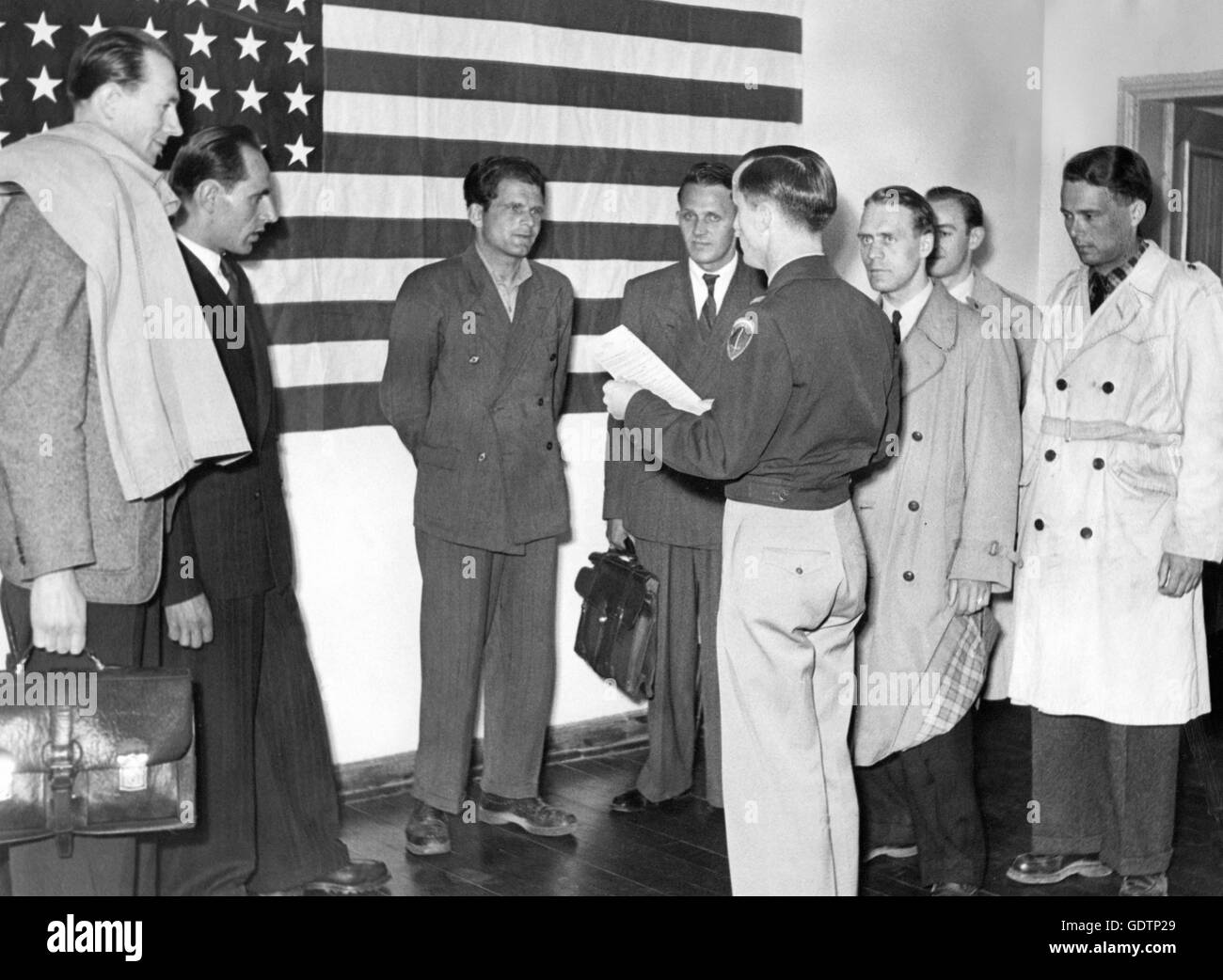 Us army recruits hi-res stock photography and images - Alamy