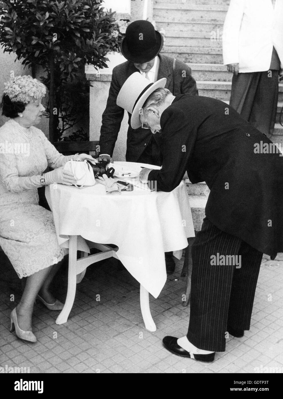 Count Alexandre Clavel and wife visit the race course in Baden-Baden ...