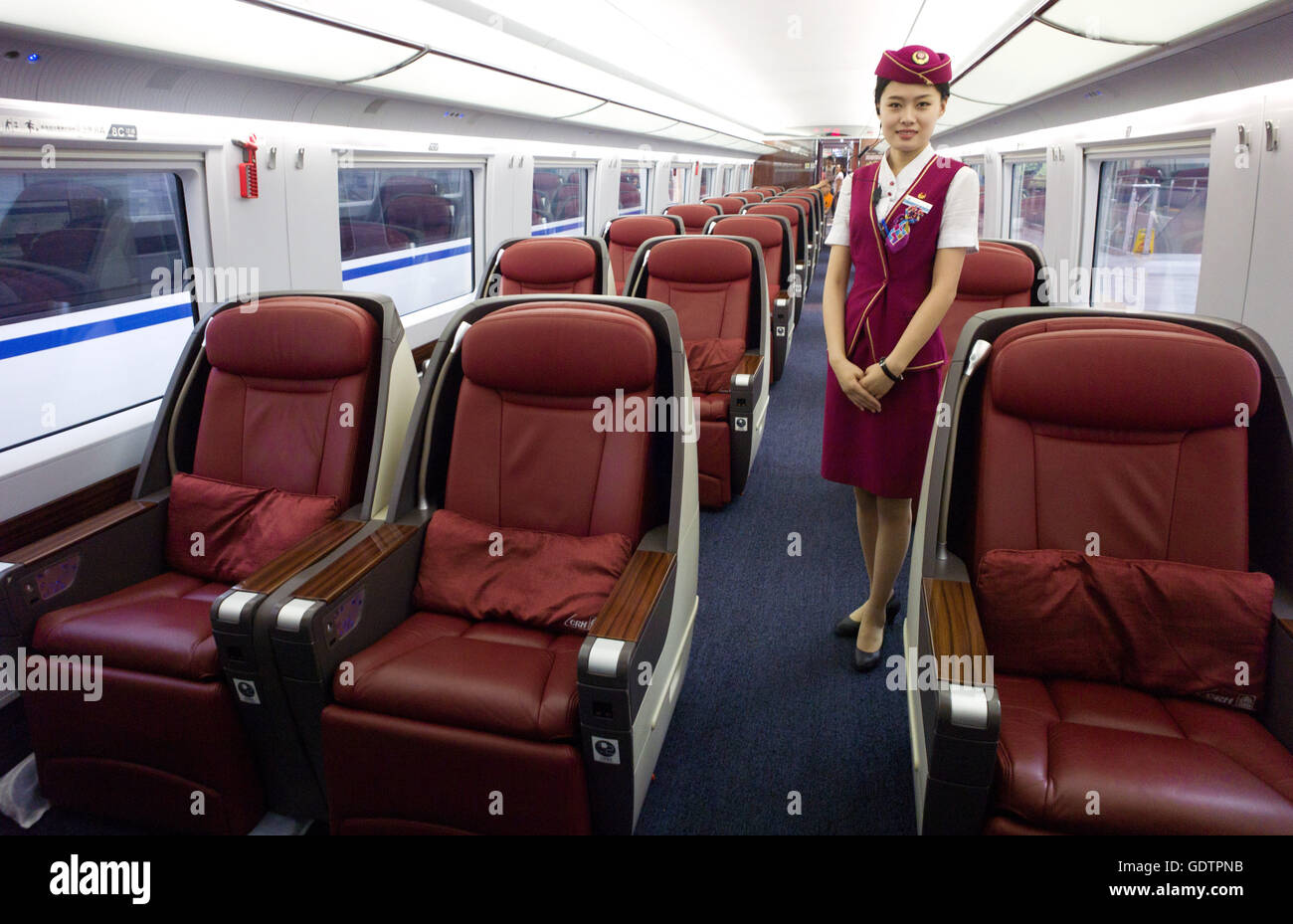 Class crh train hi-res stock photography and images - Alamy