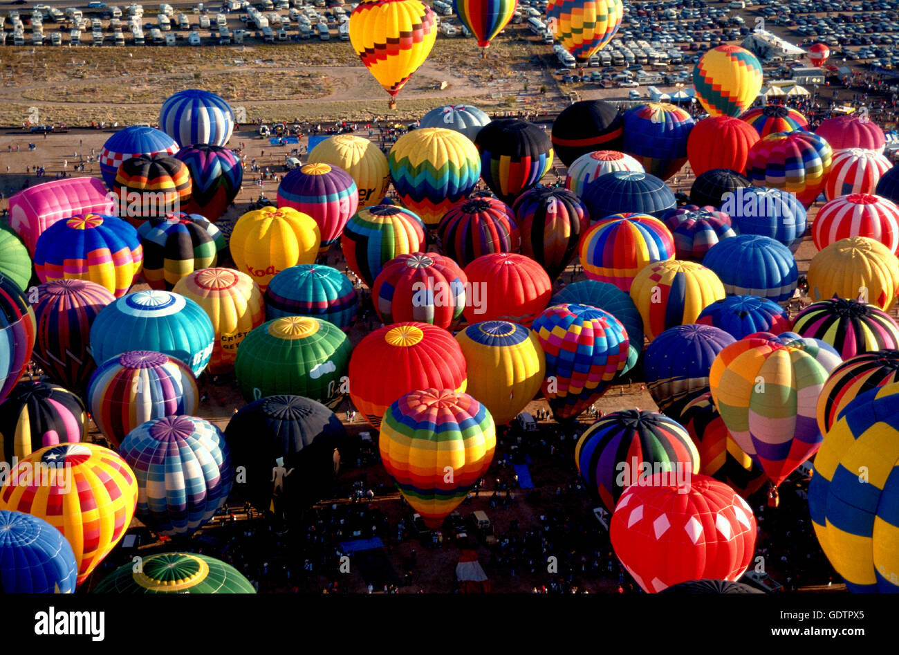 Mass ascension of hot air balloons at the Albuquerque International ...