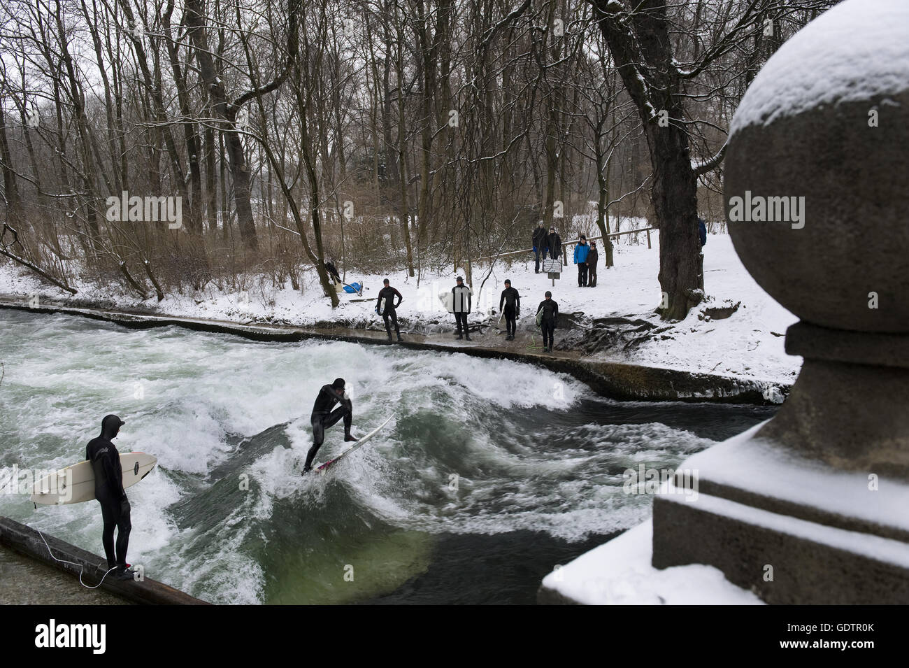 Eisbach winter hi-res stock photography and images - Alamy