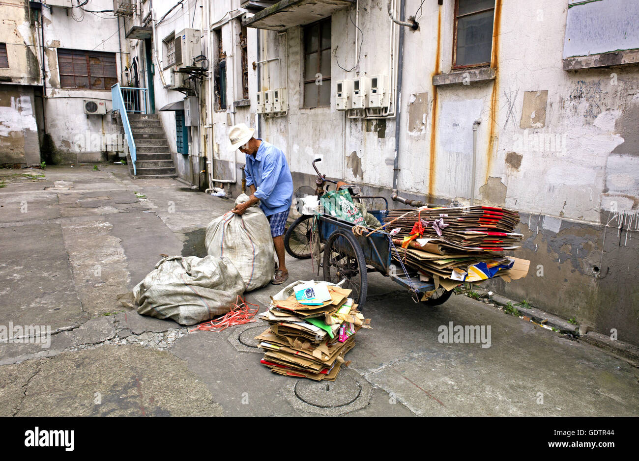 Old man on vacation in hi-res stock photography and images - Alamy