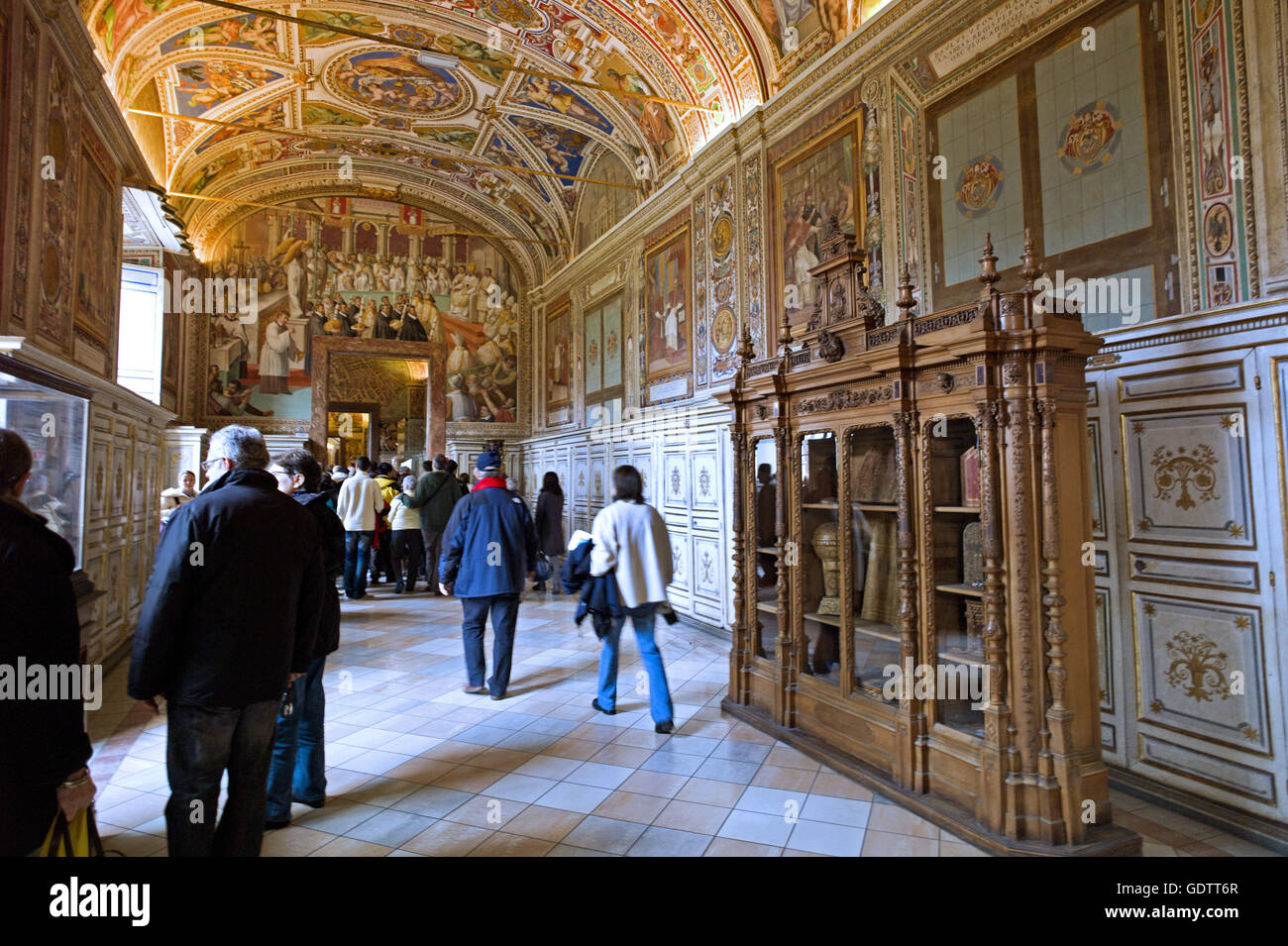 Museums of the vatican library hi-res stock photography and images - Alamy