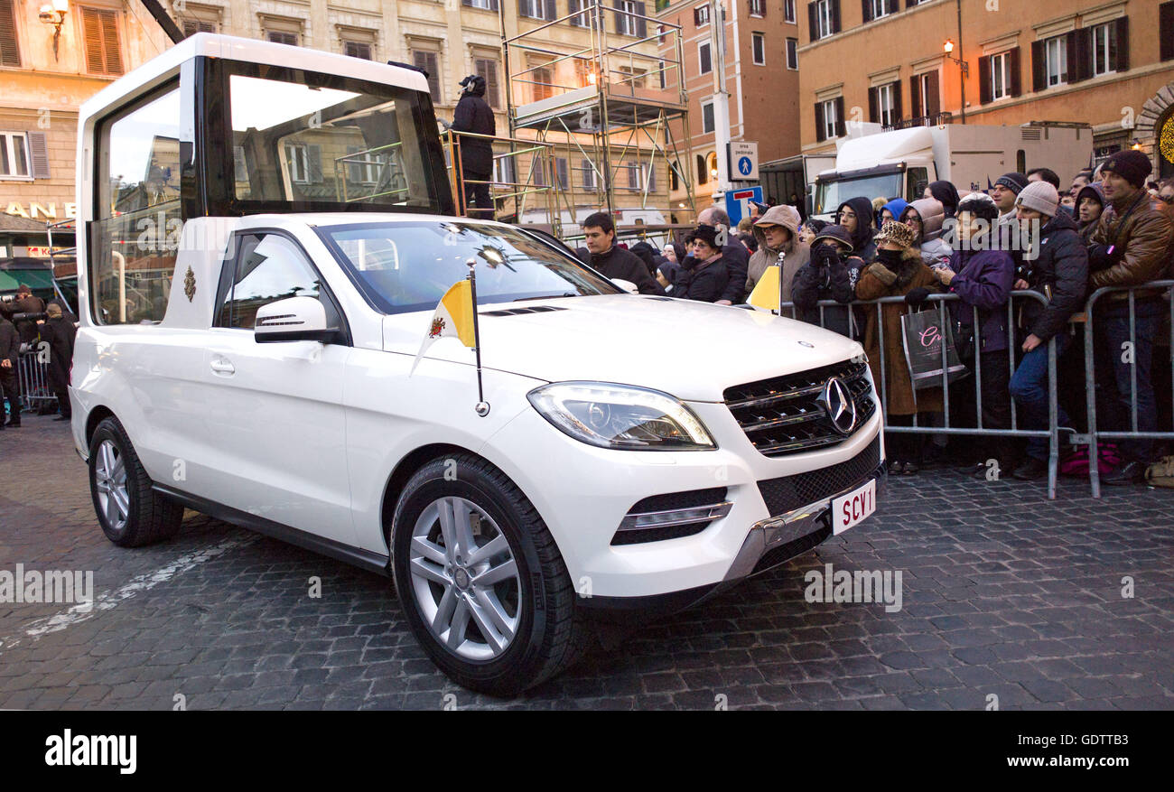 Popemobile High Resolution Stock Photography and Images - Alamy