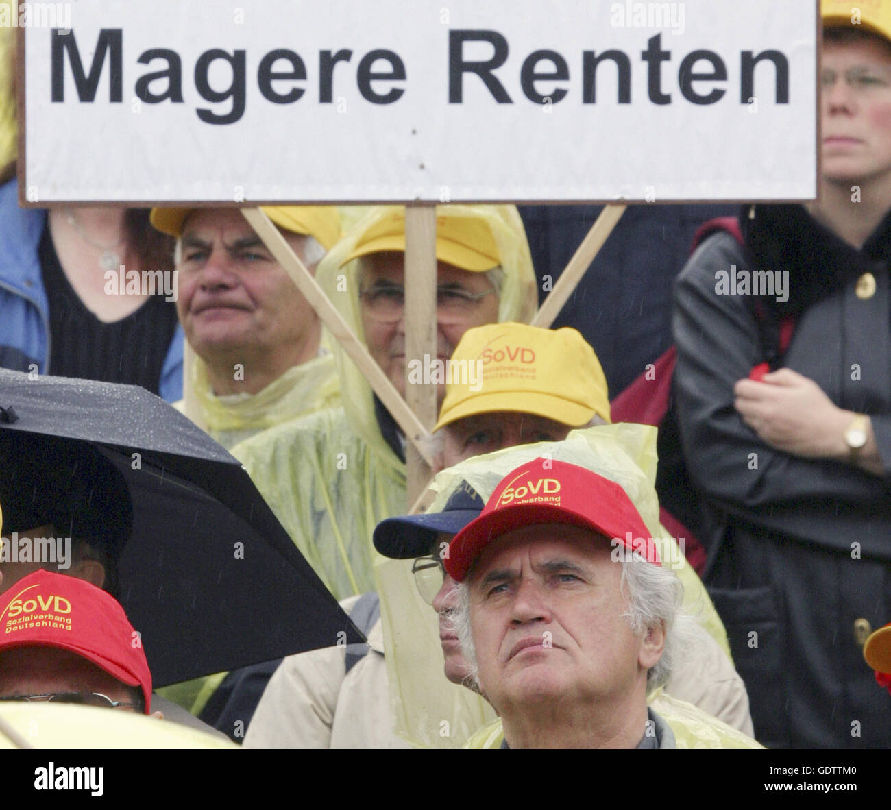 Pensioners demonstration hi-res stock photography and images - Alamy
