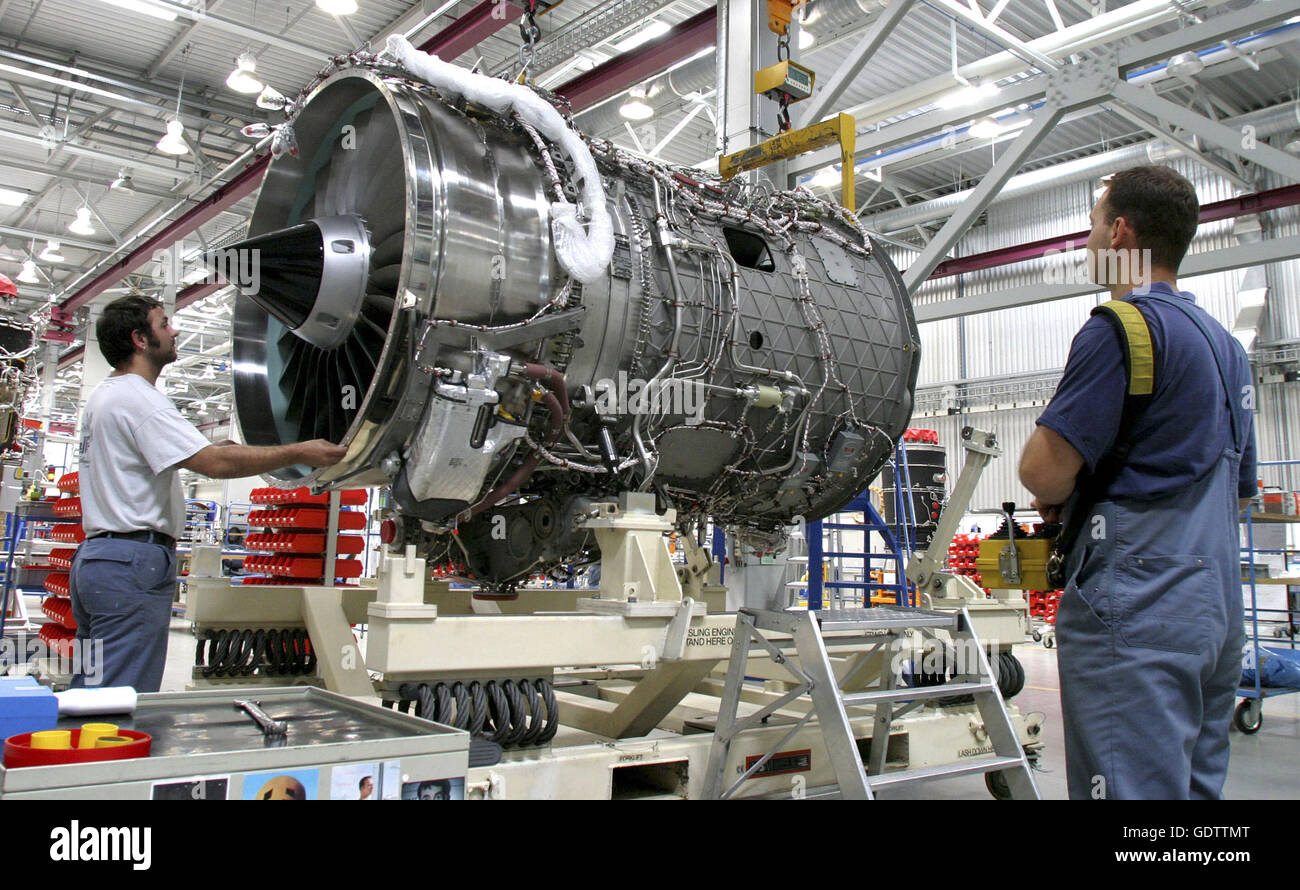 Rolls-Royce engine assembly Stock Photo - Alamy