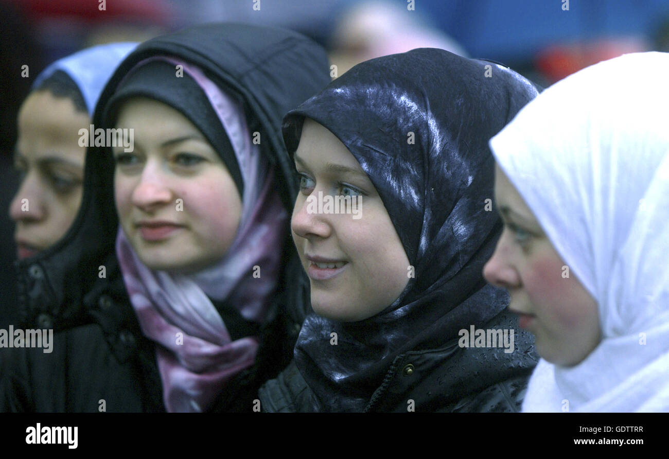 Hijab protest hi-res stock photography and images - Alamy