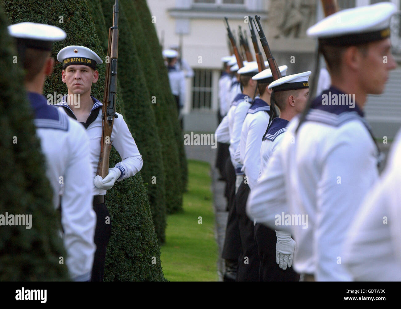 Wachbataillon soldiers at Bellevue Palace Stock Photo - Alamy