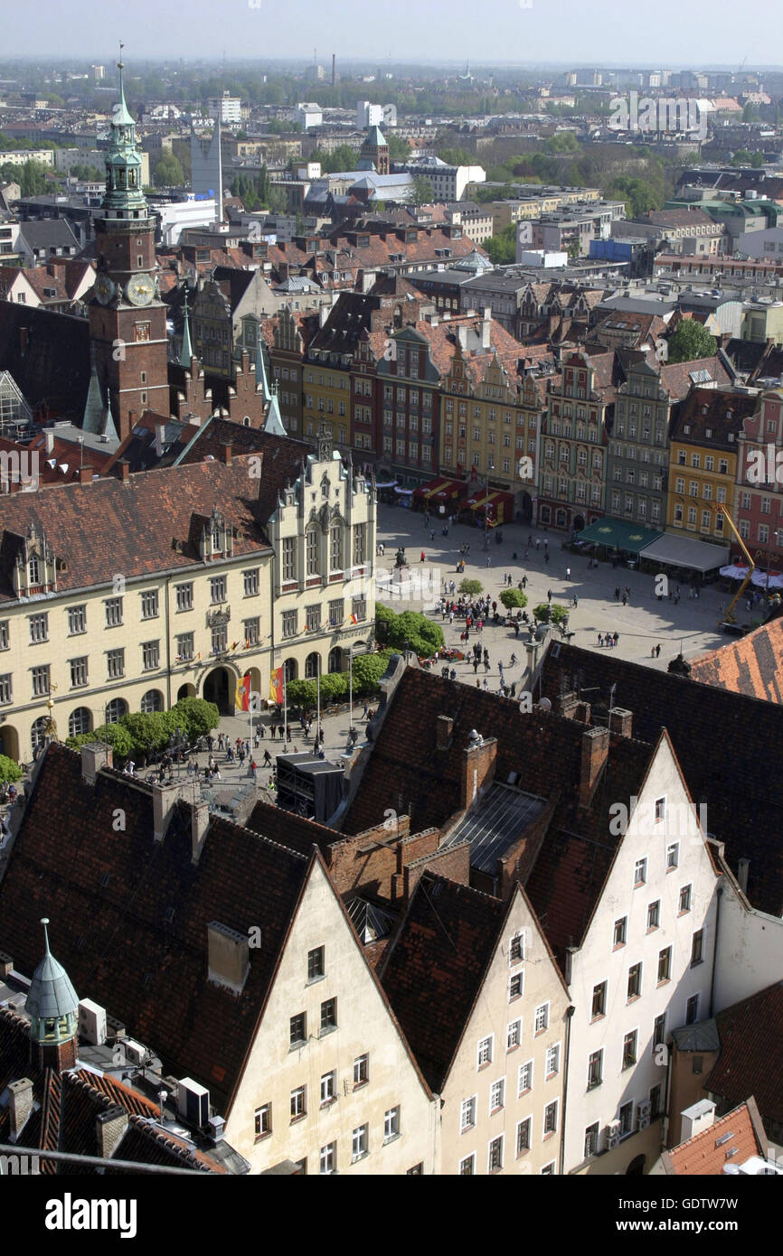 30 04 2004 the market square of wroclaw hi-res stock photography and images - Alamy