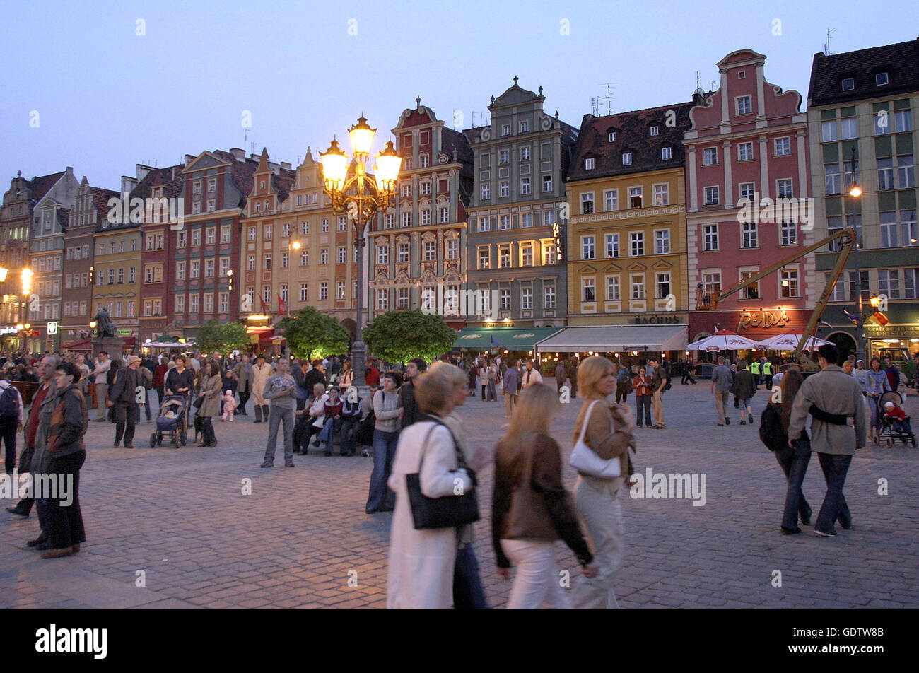 30 04 2004 the market square of wroclaw hi-res stock photography and images - Alamy